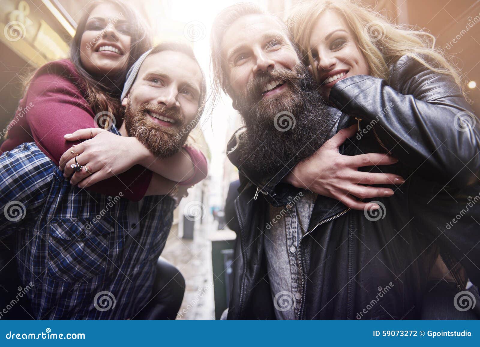 Die Schöne Zeit Mit Meinen Freunden Stockfoto - Bild von kühl ...