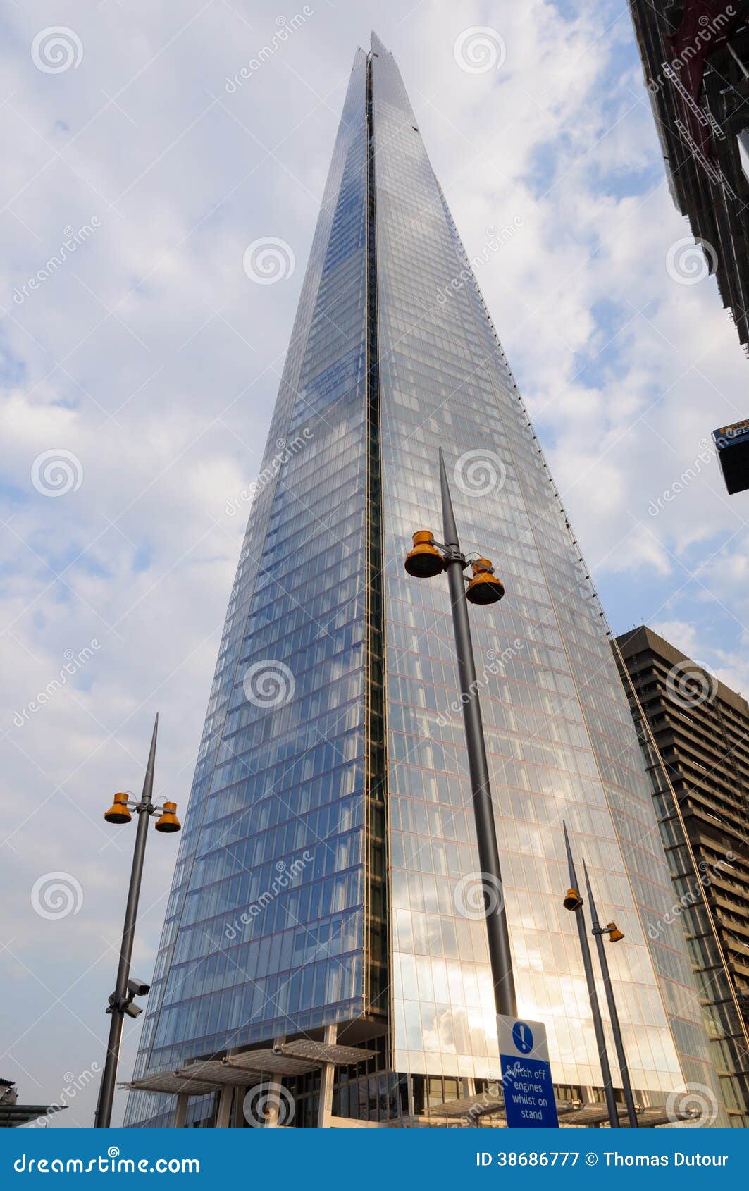 Die Scherbe in London redaktionelles stockfotografie. Bild von gebäude ...