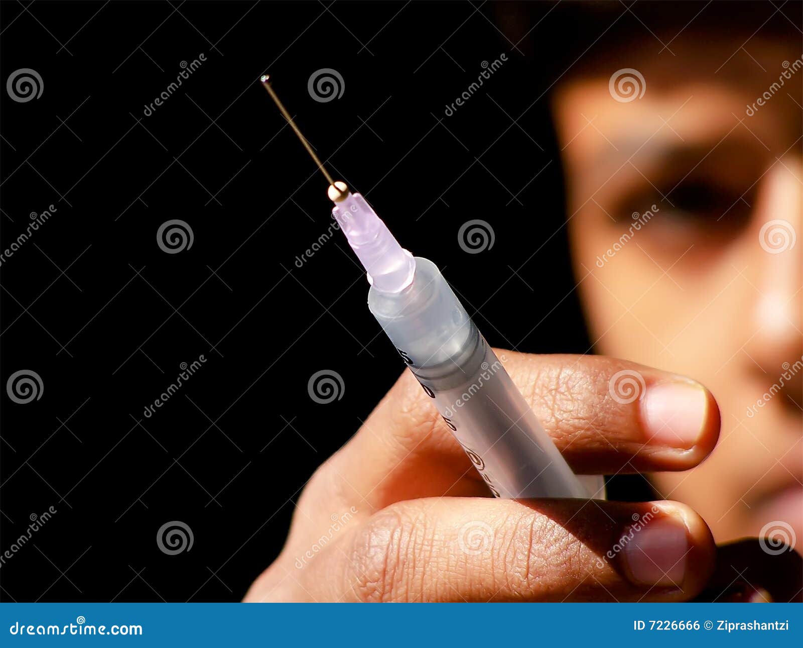 Die Spritze stockfoto. Bild von voll, ausrüstung, diagnose - 7226666