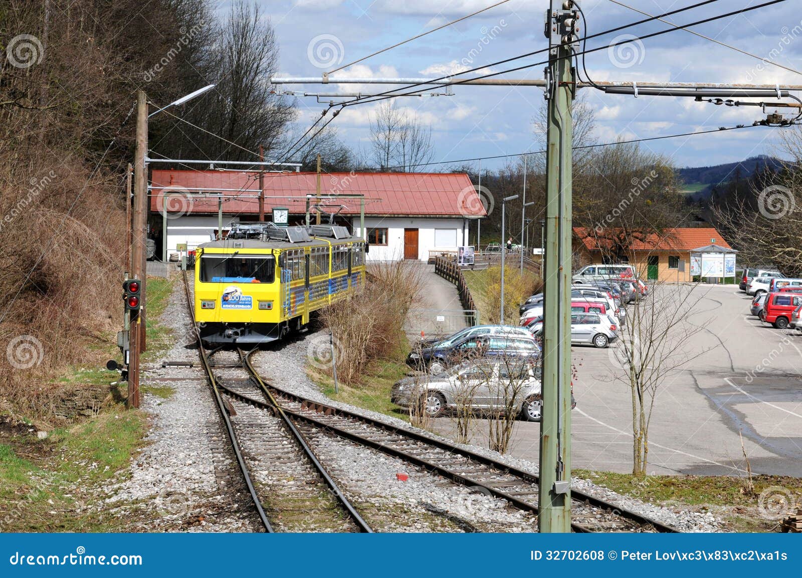 Die Wendelstein-Zahnradbahn - Talstation Redaktionelles Stockfoto ...