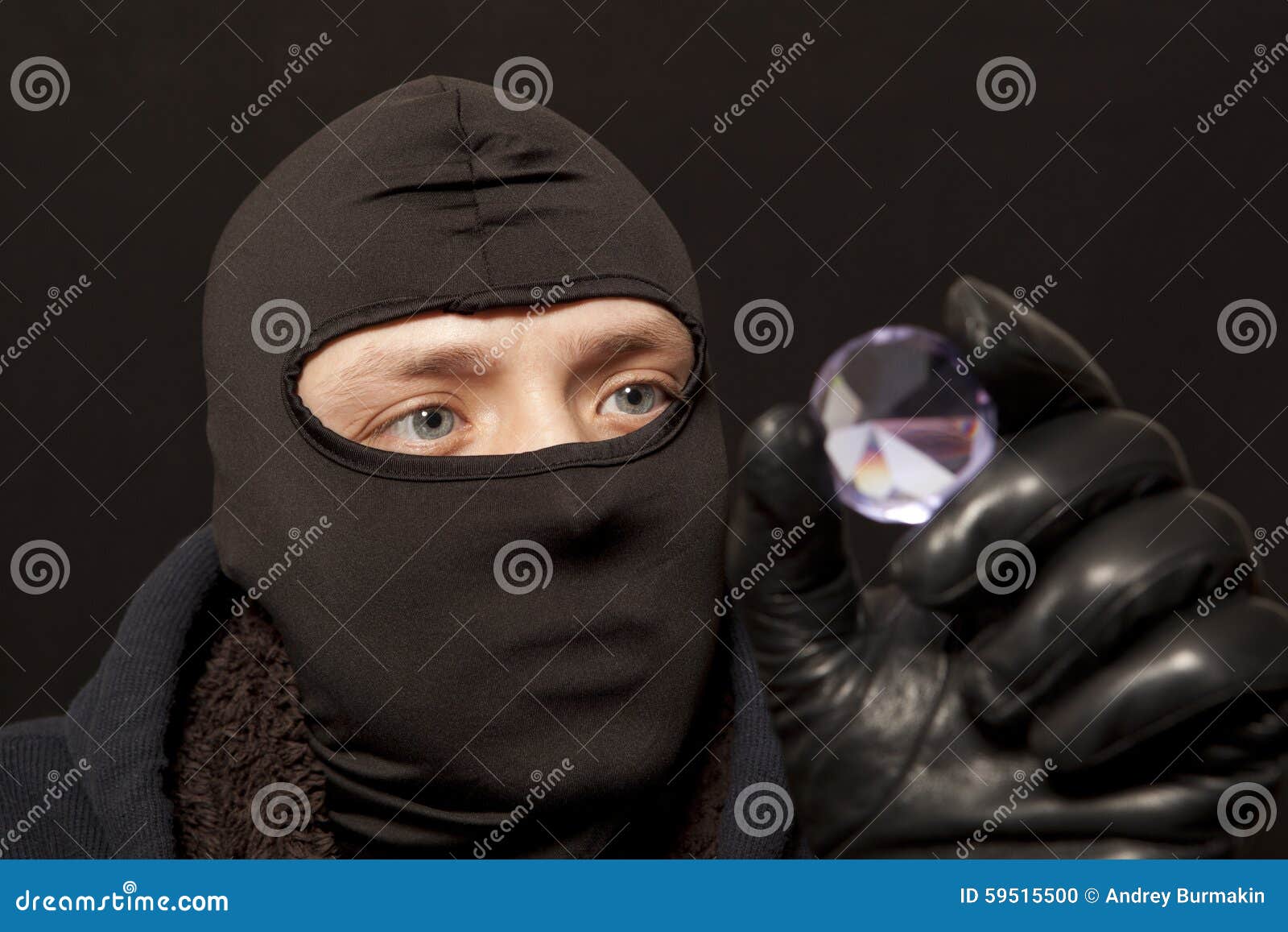 Dieb Mit Einem Großen Diamanten Stockfoto - Bild von einbruch ...