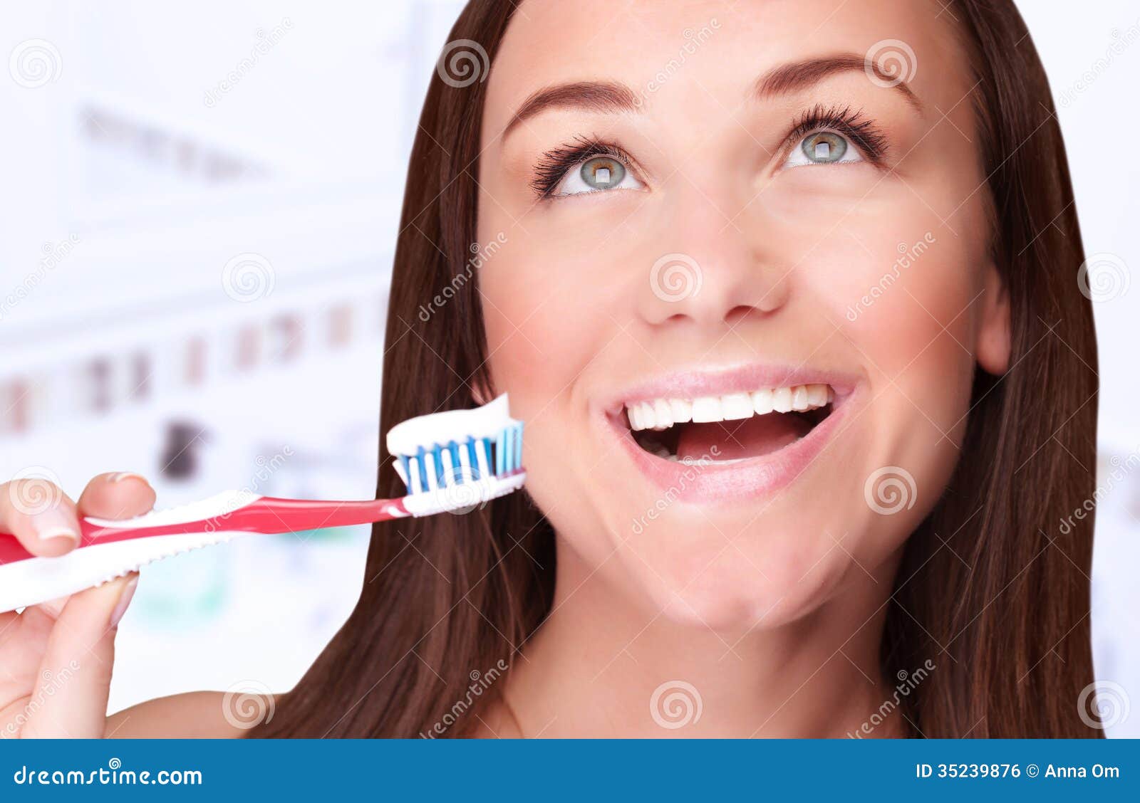 Dientes Limpios De La Mujer Hermosa Foto de archivo - Imagen de retrato ...