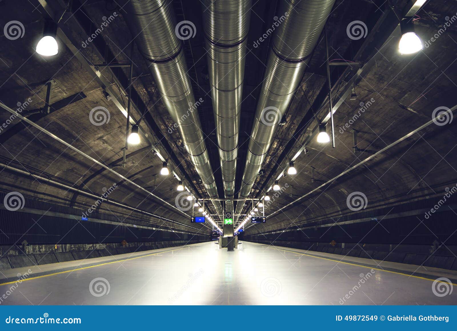 Diep Perspectief Van Metro Post in Oslo Stock Afbeelding - Image of ...