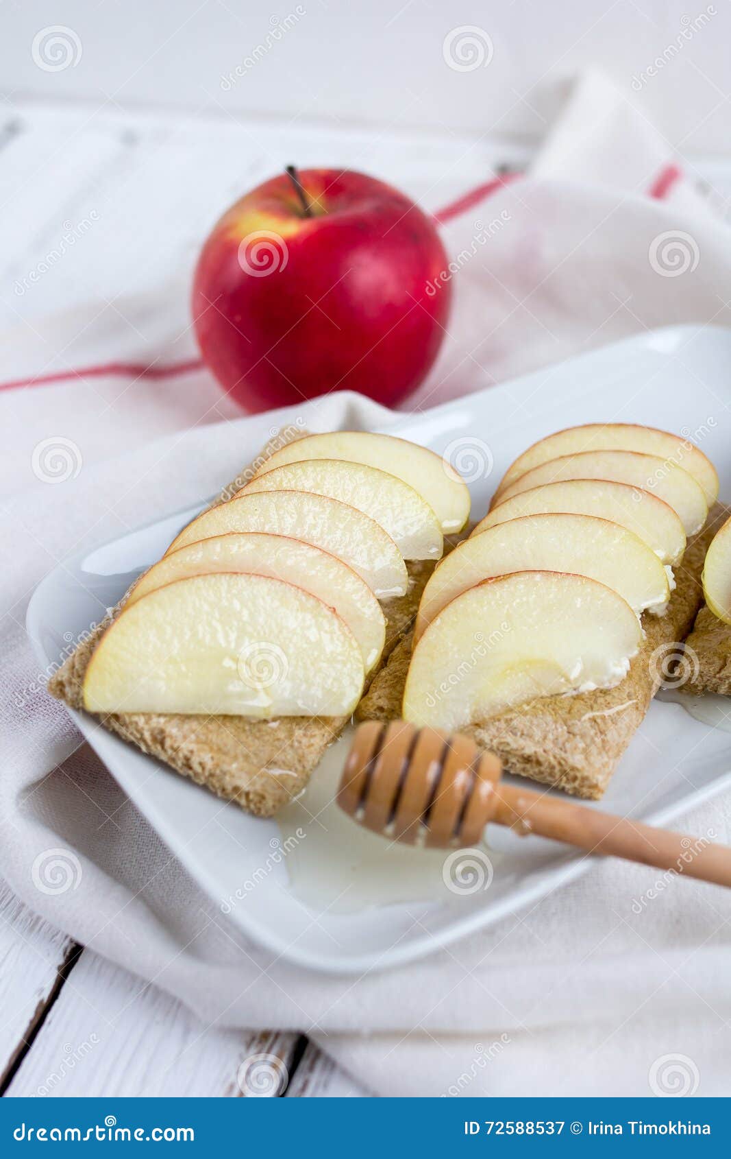 Dietetico Asciughi Il Pane, Apple Ed Il Miele Immagine Stock - Immagine ...