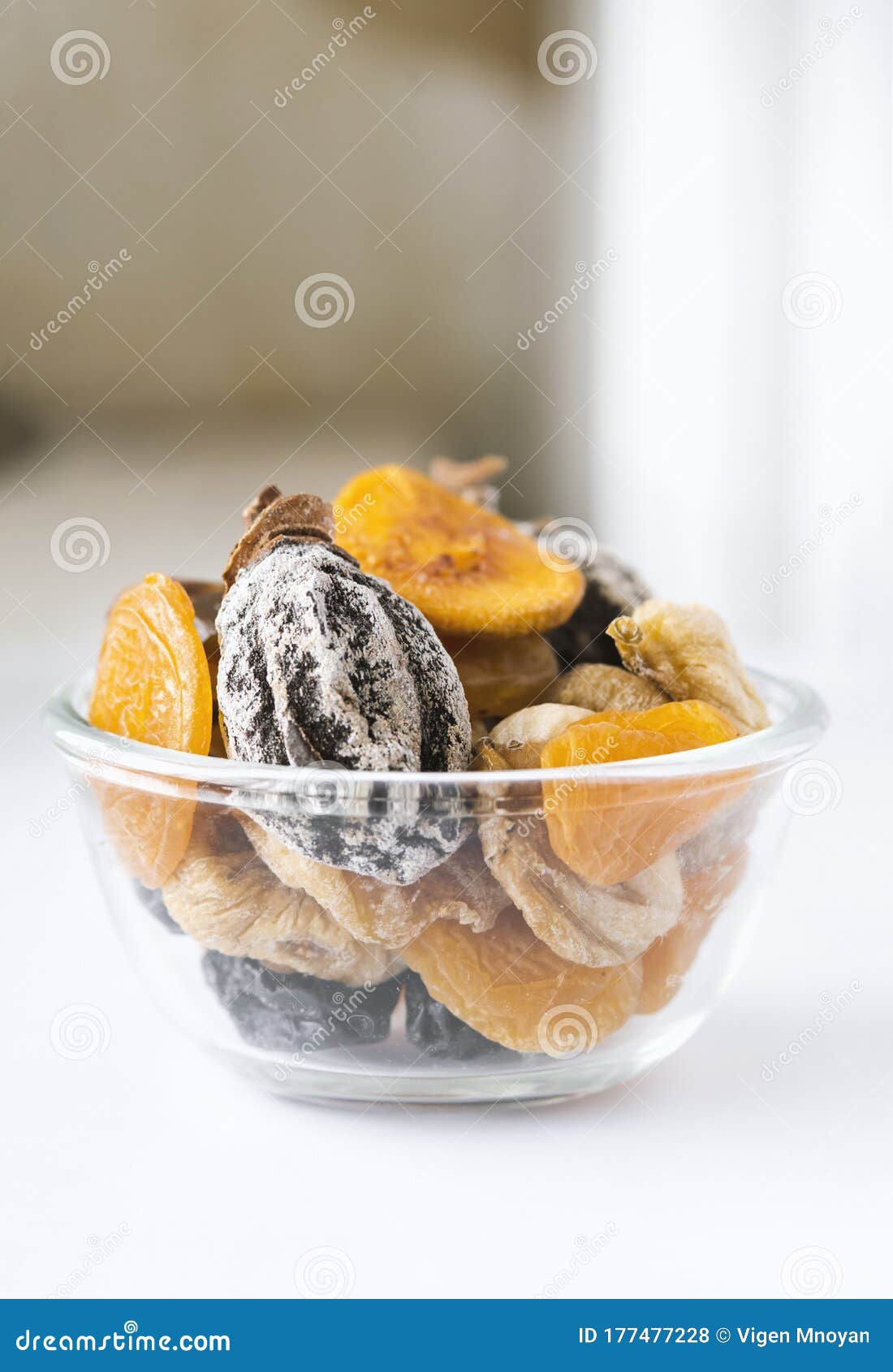 Diferentes Tipos De Frutos De Casca Rija E Frutos Secos Foto de Stock ...