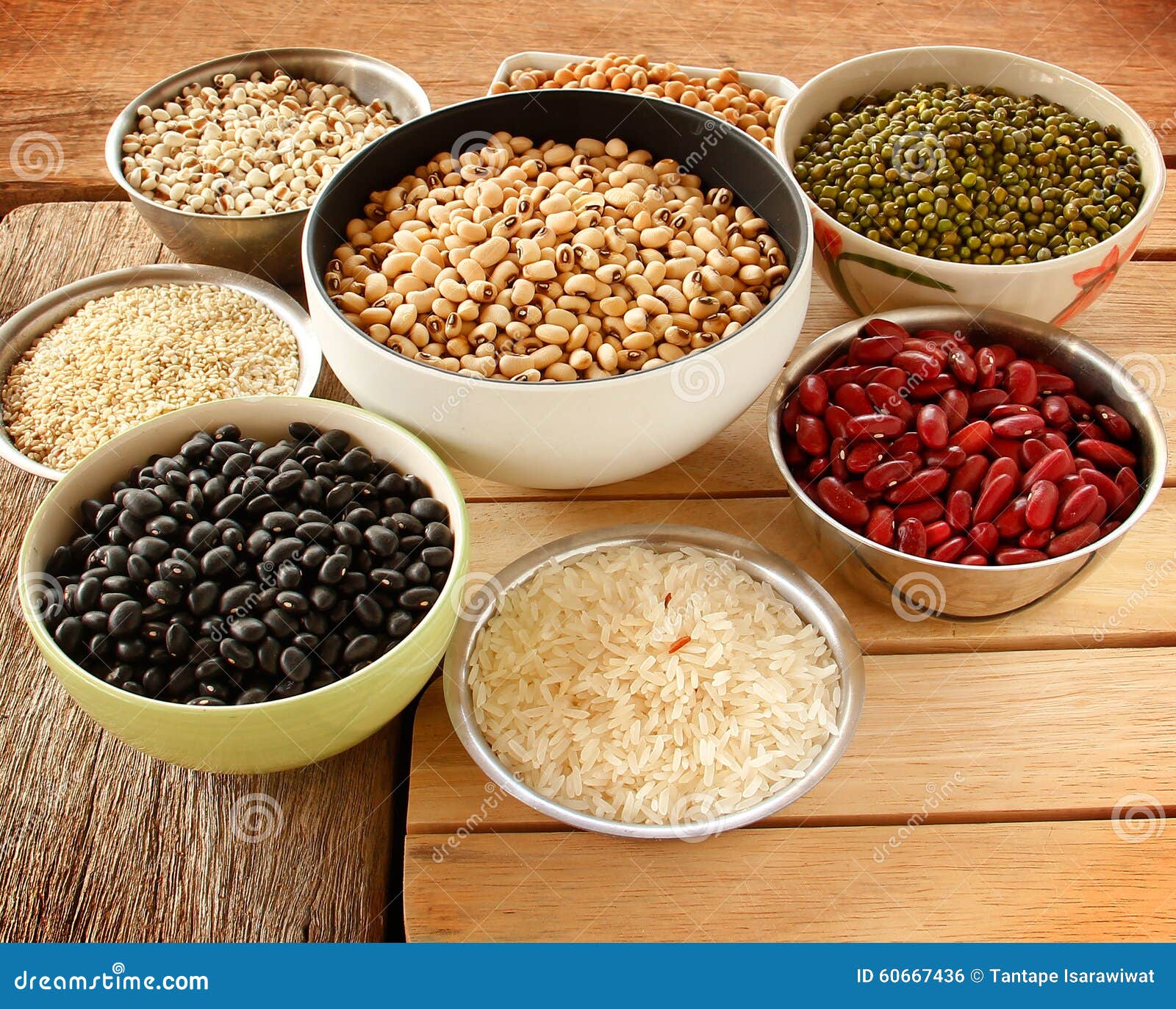 Diferentes tipos de granos foto de archivo. Imagen de haba - 60667436