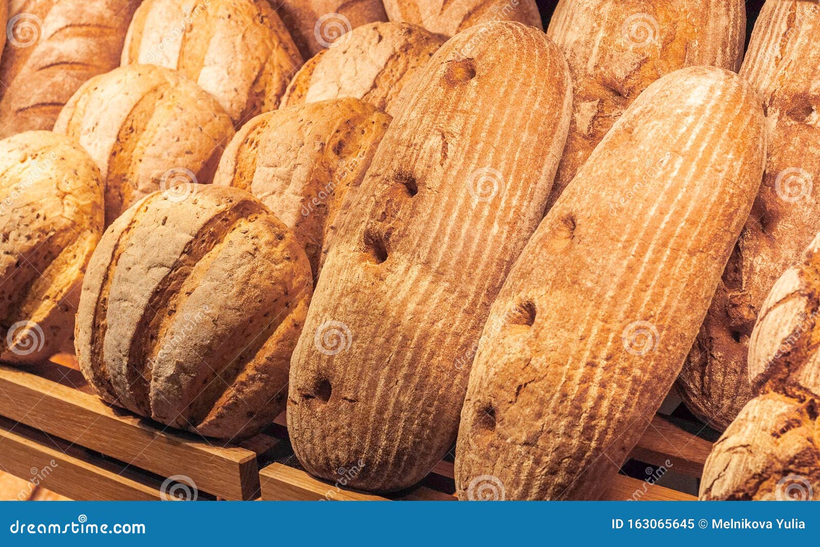 Diferentes Tipos De Pan Hecho a Mano Imagen de archivo - Imagen de ...