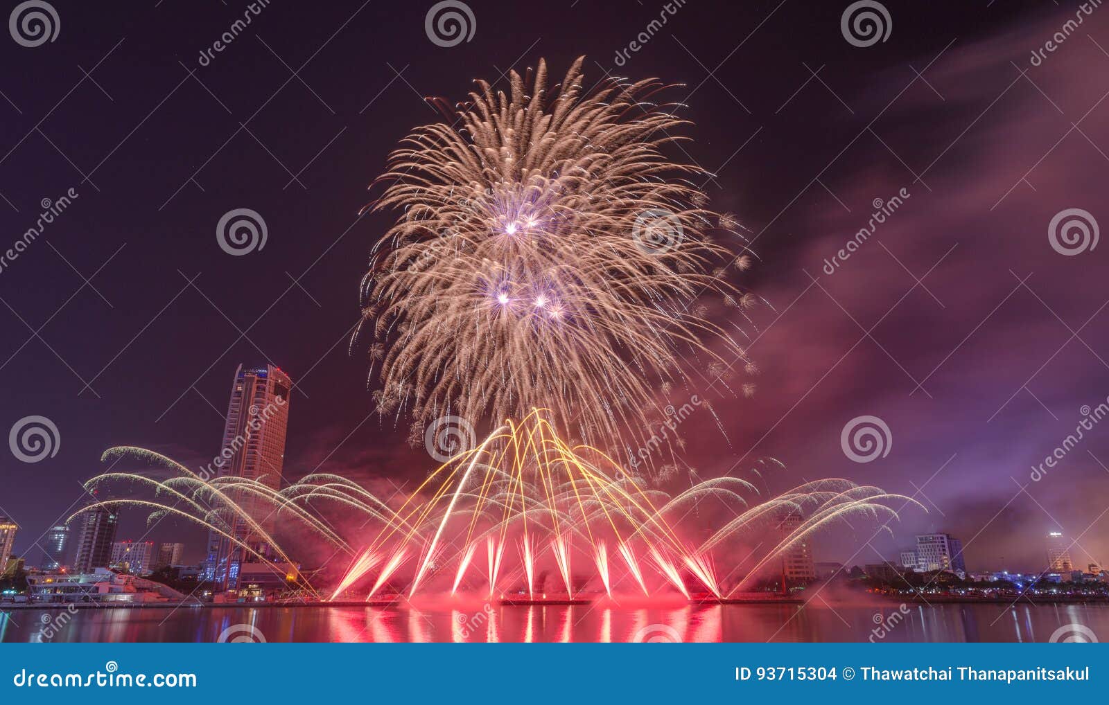 DIFF Da Nang International Fireworks Festival 2017 Vietnam Jun 2017 ...