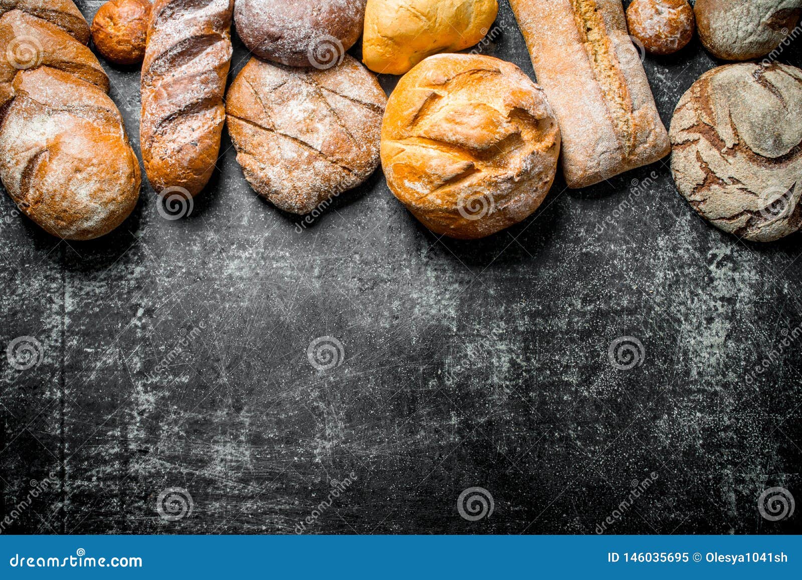 Diff?rents types de pain image stock. Image du pain - 146035695