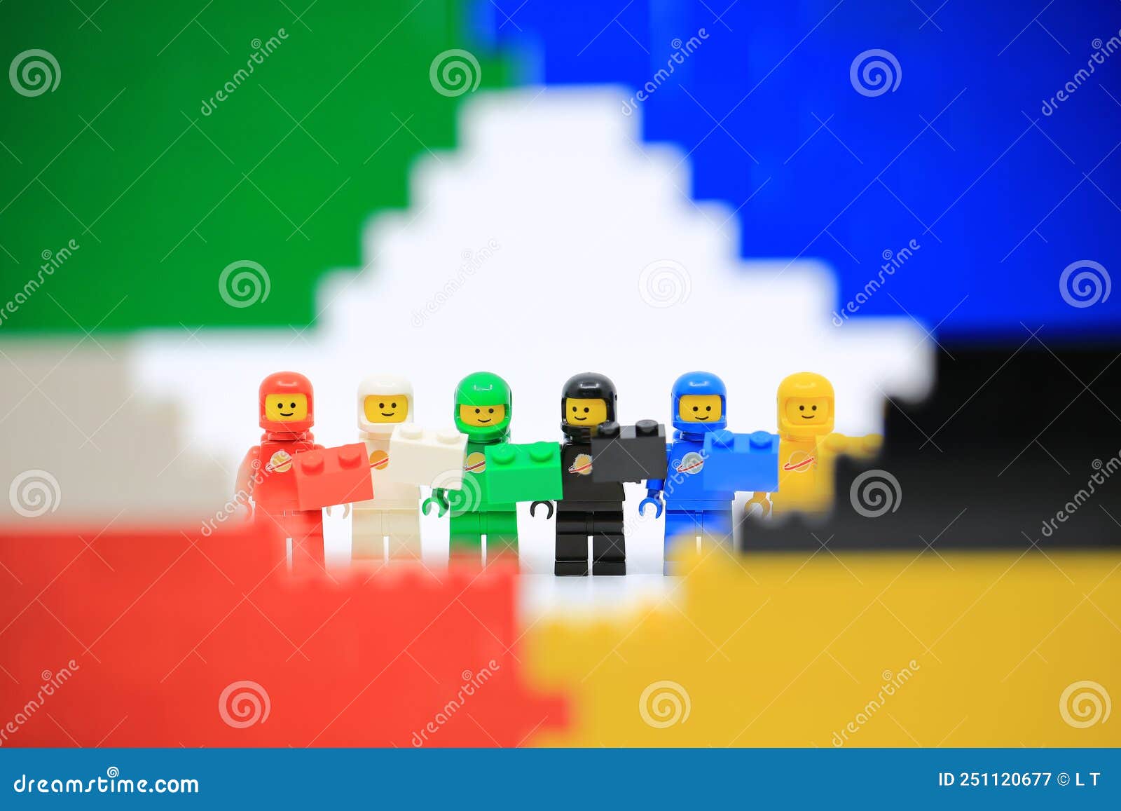 Different Role of Six Learning Hat in the Team Handle Different ...