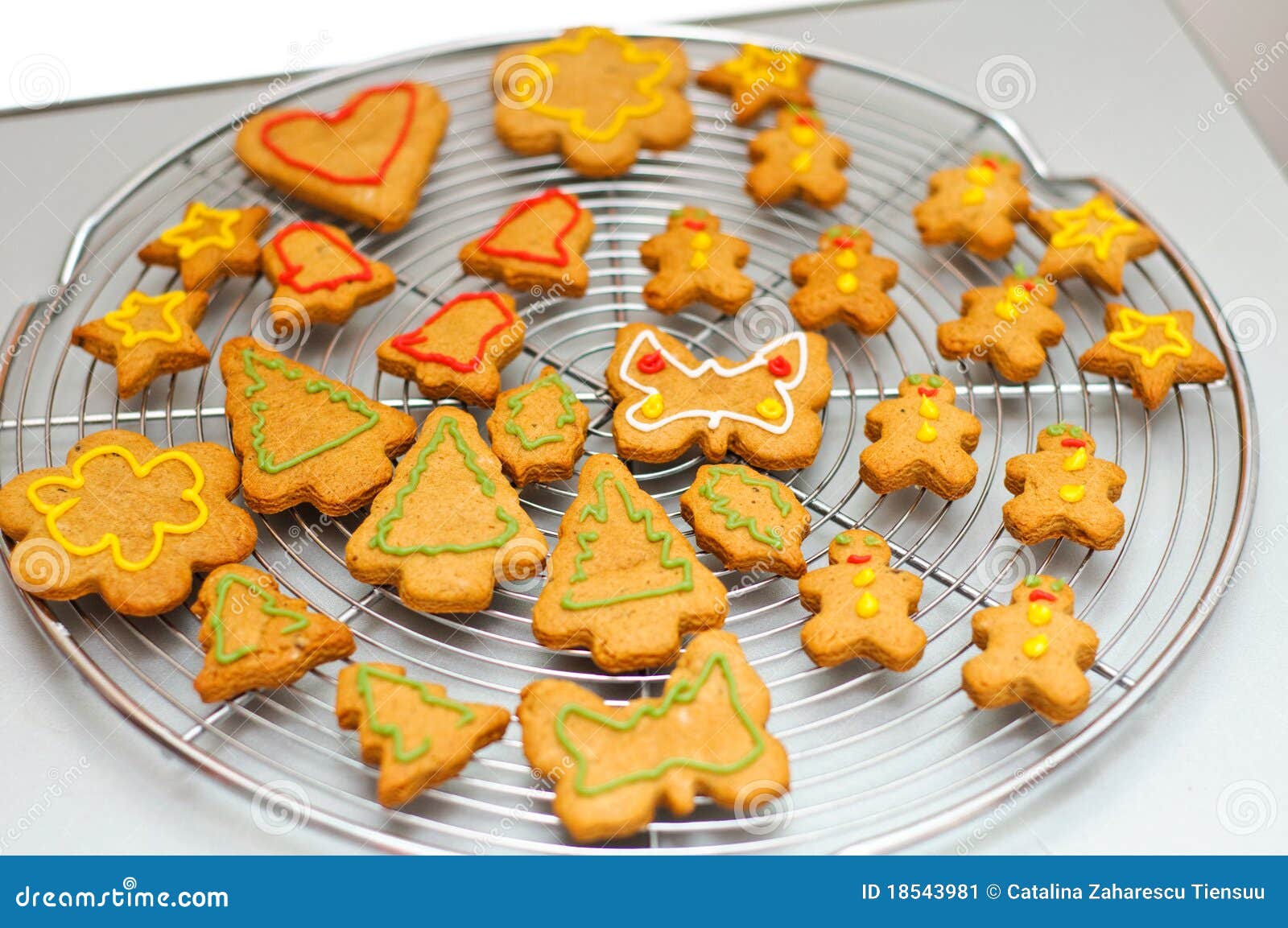 Different Shape Gingerbreads Stock Image - Image of star, heart: 18543981