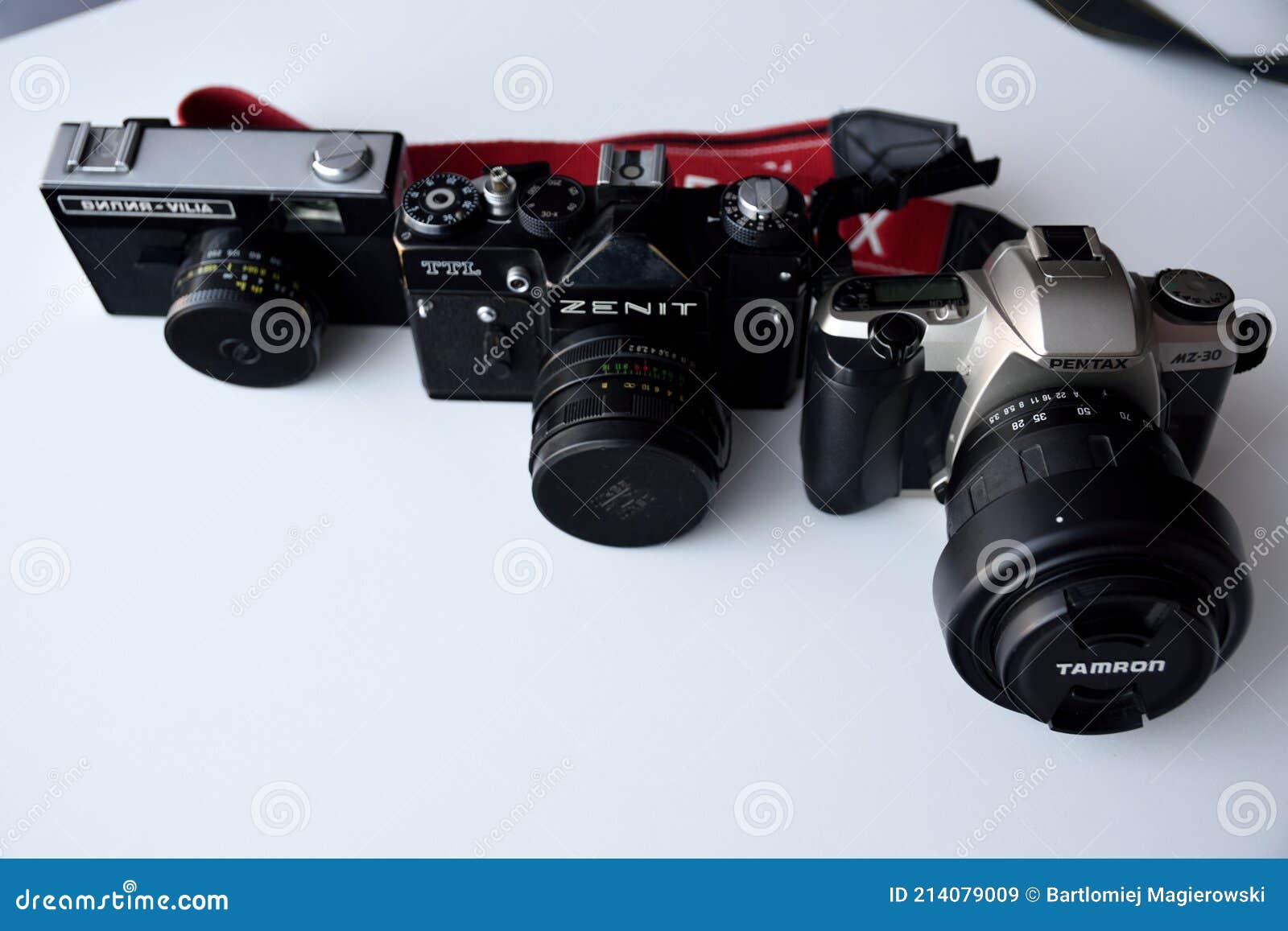Different Types of Old Cameras Editorial Stock Image - Image of film ...