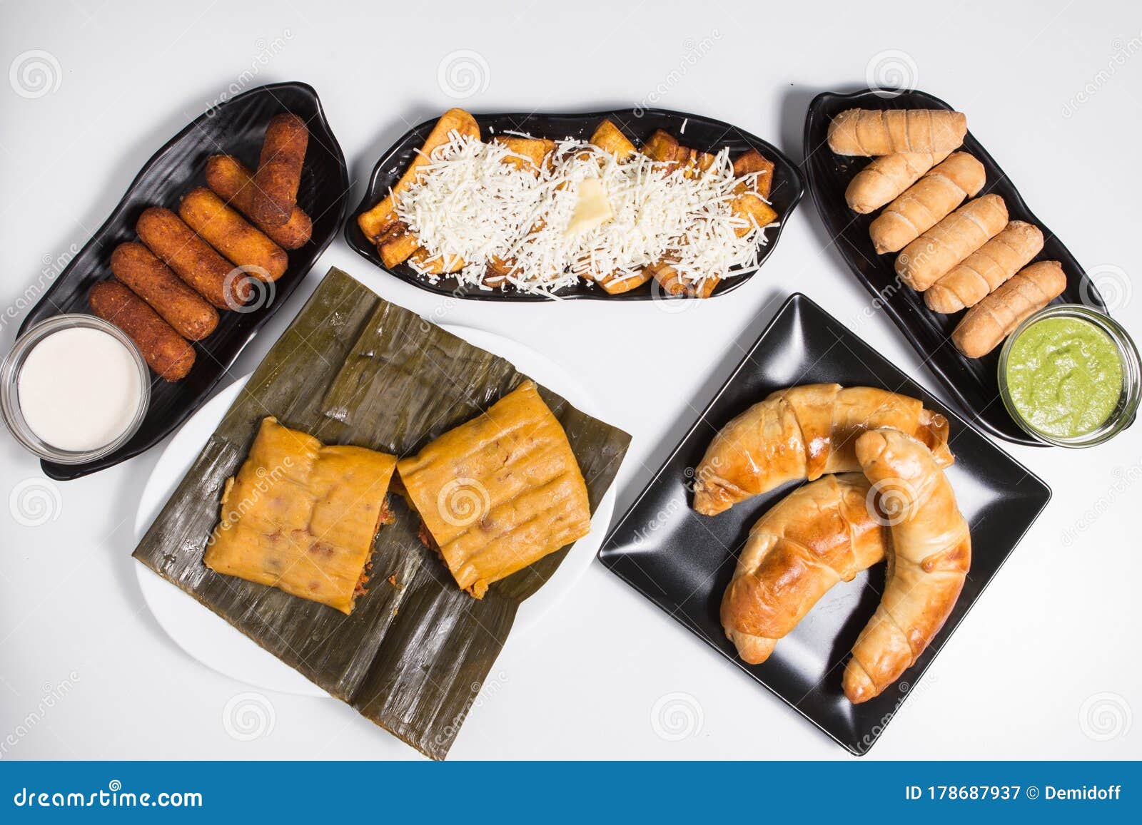 VENEZUELAN FOOD. Corn CACHAPA With Cheese And Fried Pork - Cochino ...