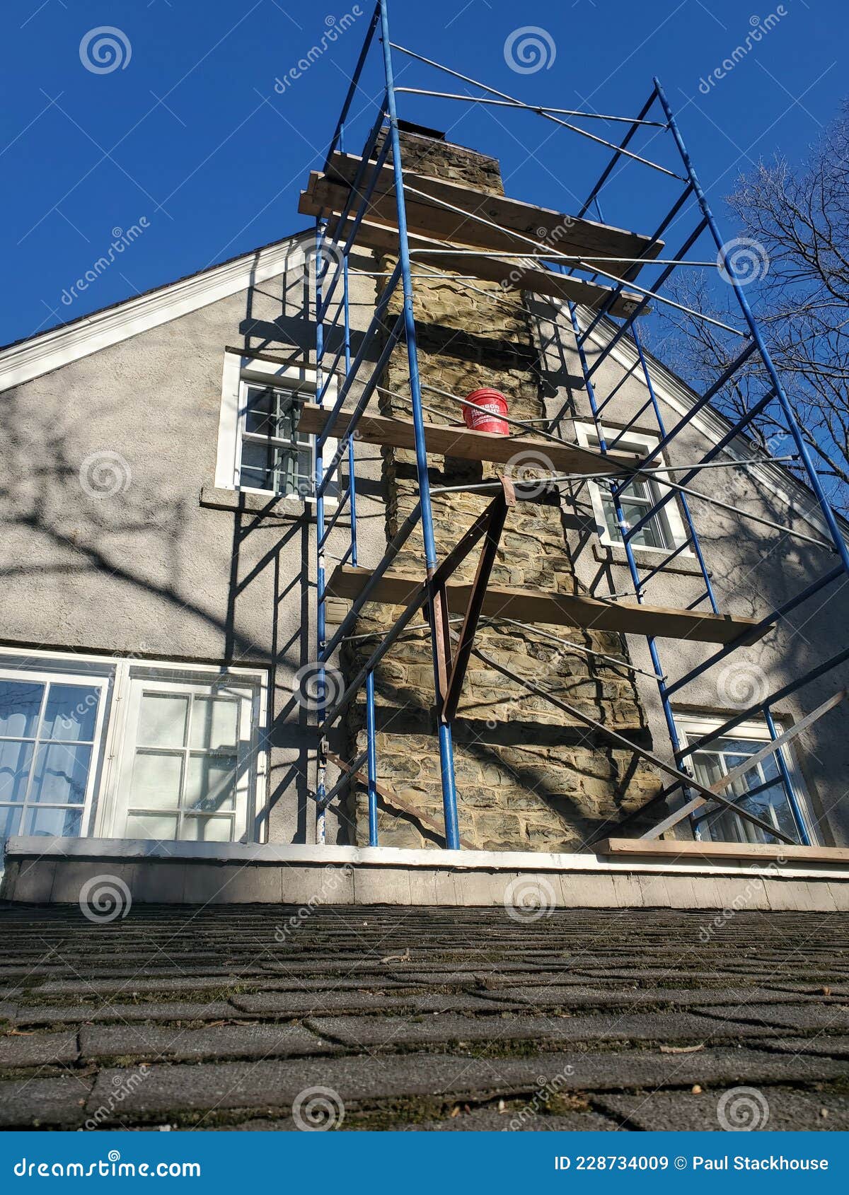 Difficult Scaffolding Build Stock Image - Image of mast, difficult ...