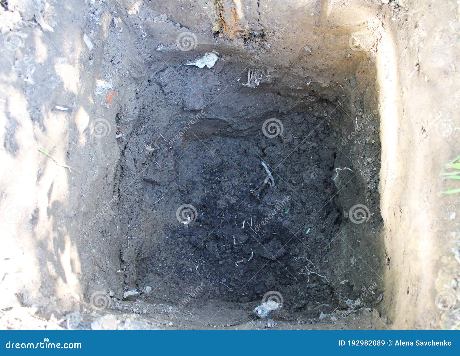 Dig a Deep Hole in the Ground Stock Image - Image of land, damp: 192982089