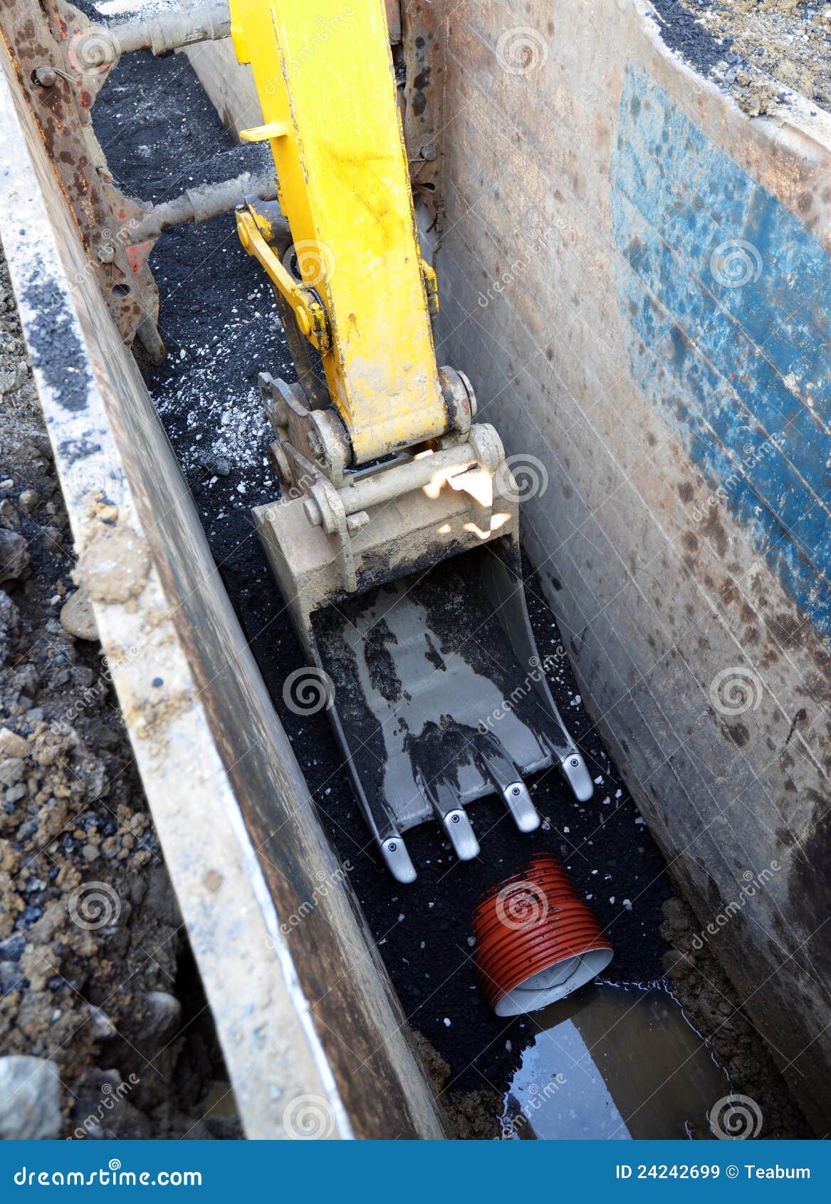 Digger Arm, Sewage Pipe Digging Stock Image - Image of construction ...