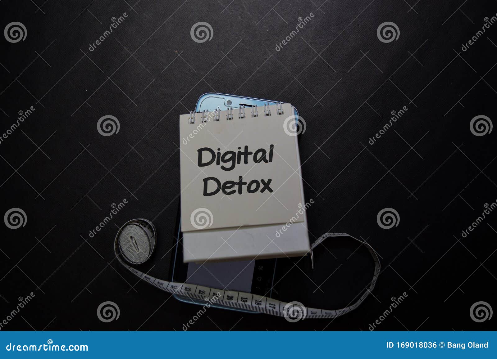 Digital Detox Write on Sticky Note Isolated on Black Table Stock Photo ...