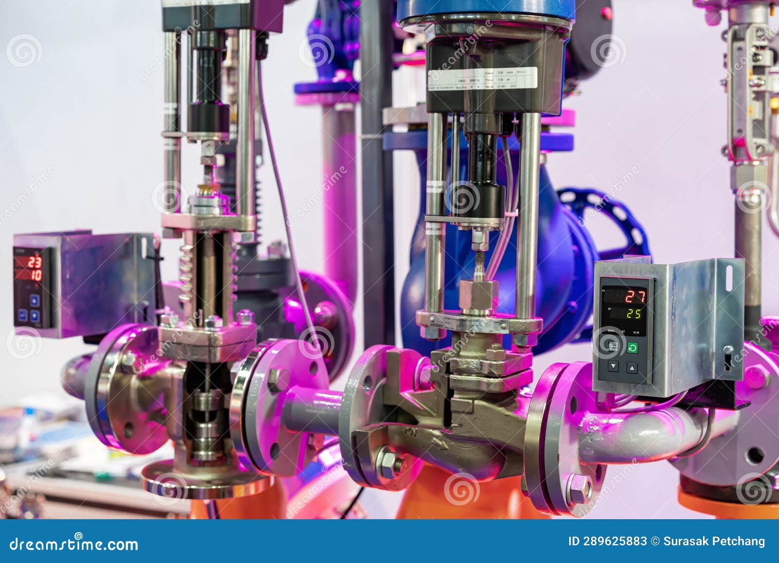 Digital Display Temperature Controller System And Cut Away Cross ...