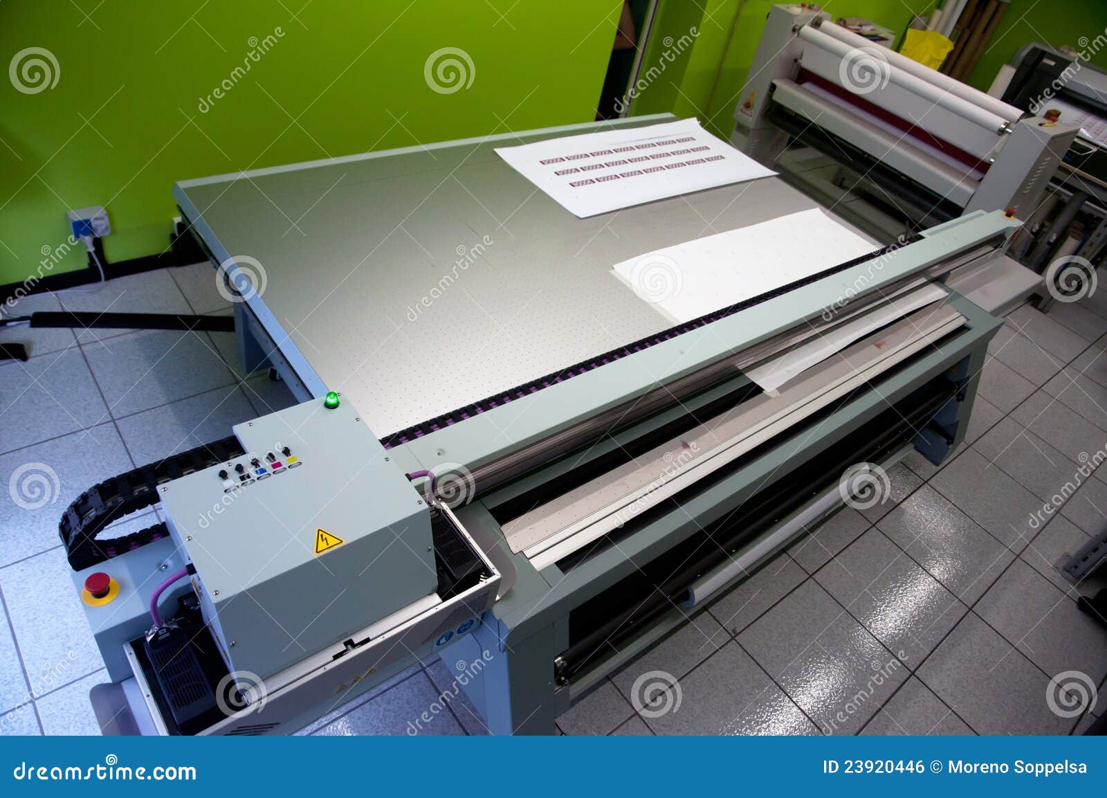 Digital-Drucken - Breiter Formatdrucker Stockfoto - Bild von künste, drucker: 23920446