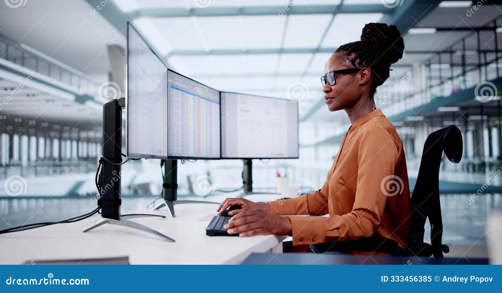 Digital Electronic Bill and Accountant E Invoice on Computer Stock ...