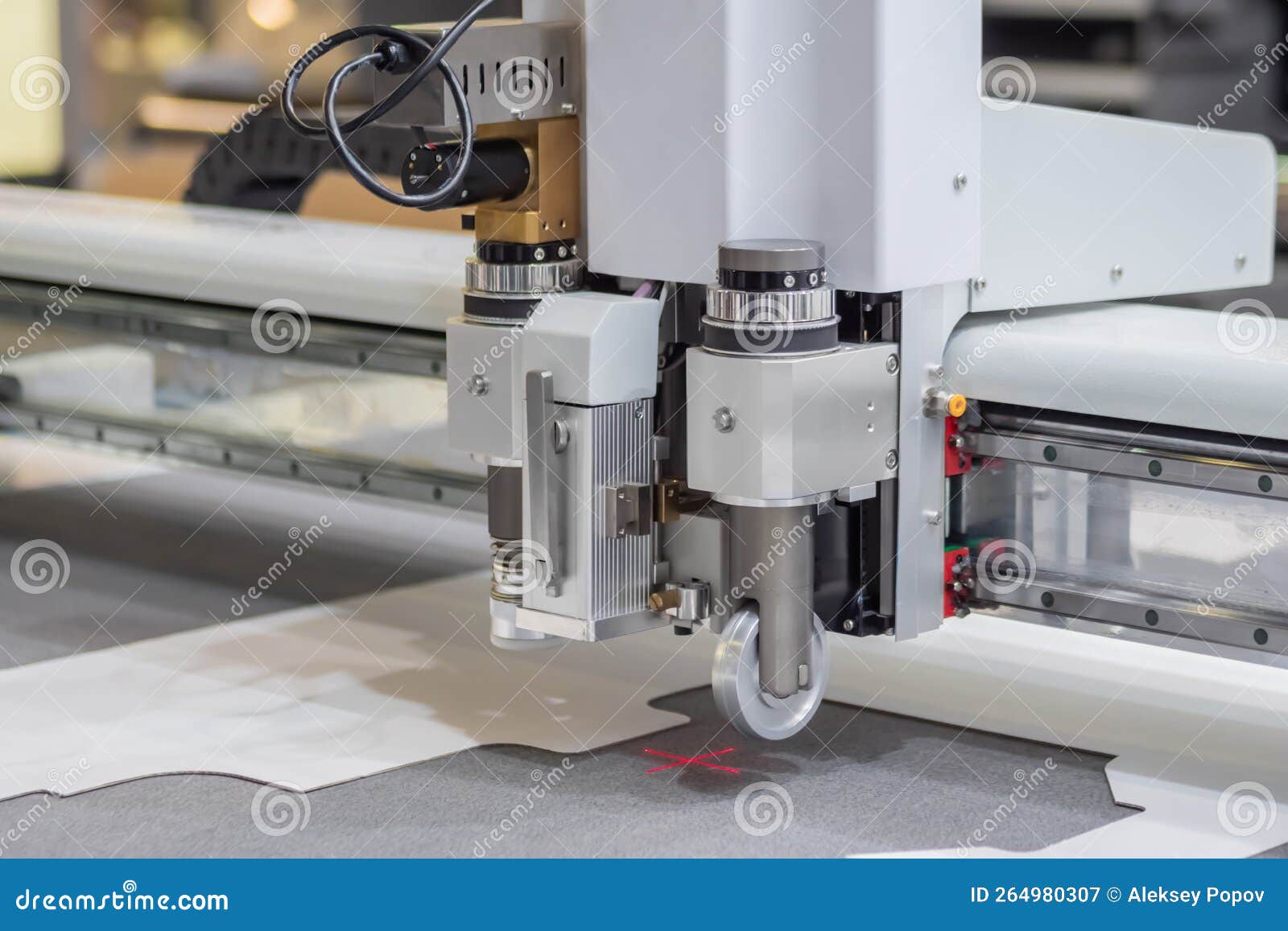 Digital Flatbed Cutter, Plotter Cutting White Cardboard Sheet at ...