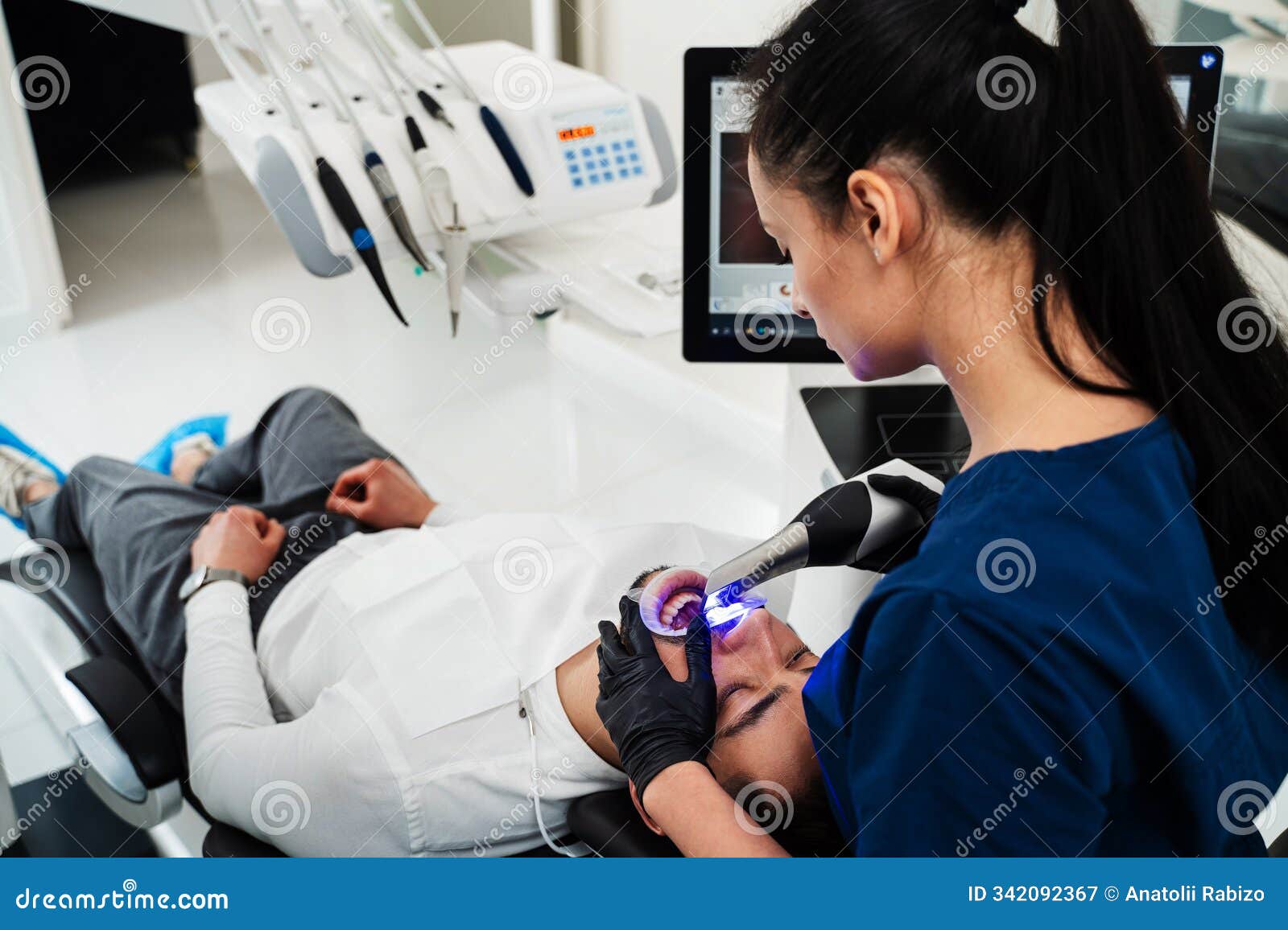 Digital Impressioning Teeth of Patient with 3d Digital Dental Scanner ...