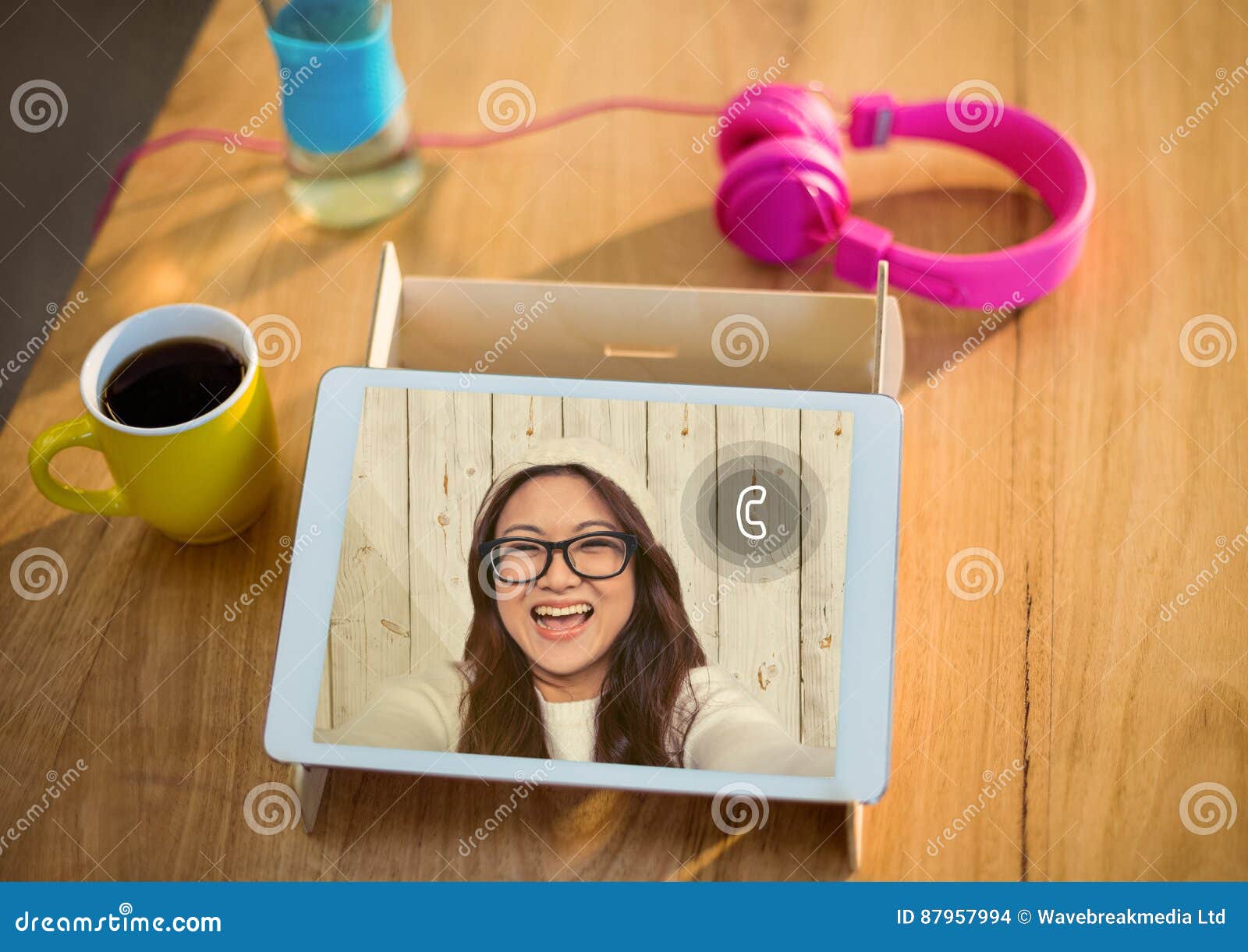 Tablet Kept Stock Illustrations – 23 Tablet Kept Stock Illustrations ...