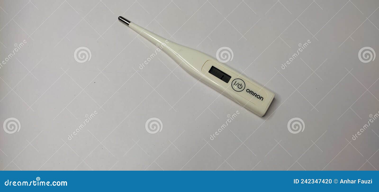 Digital Thermometer editorial image. Image of hand, machine - 242347420