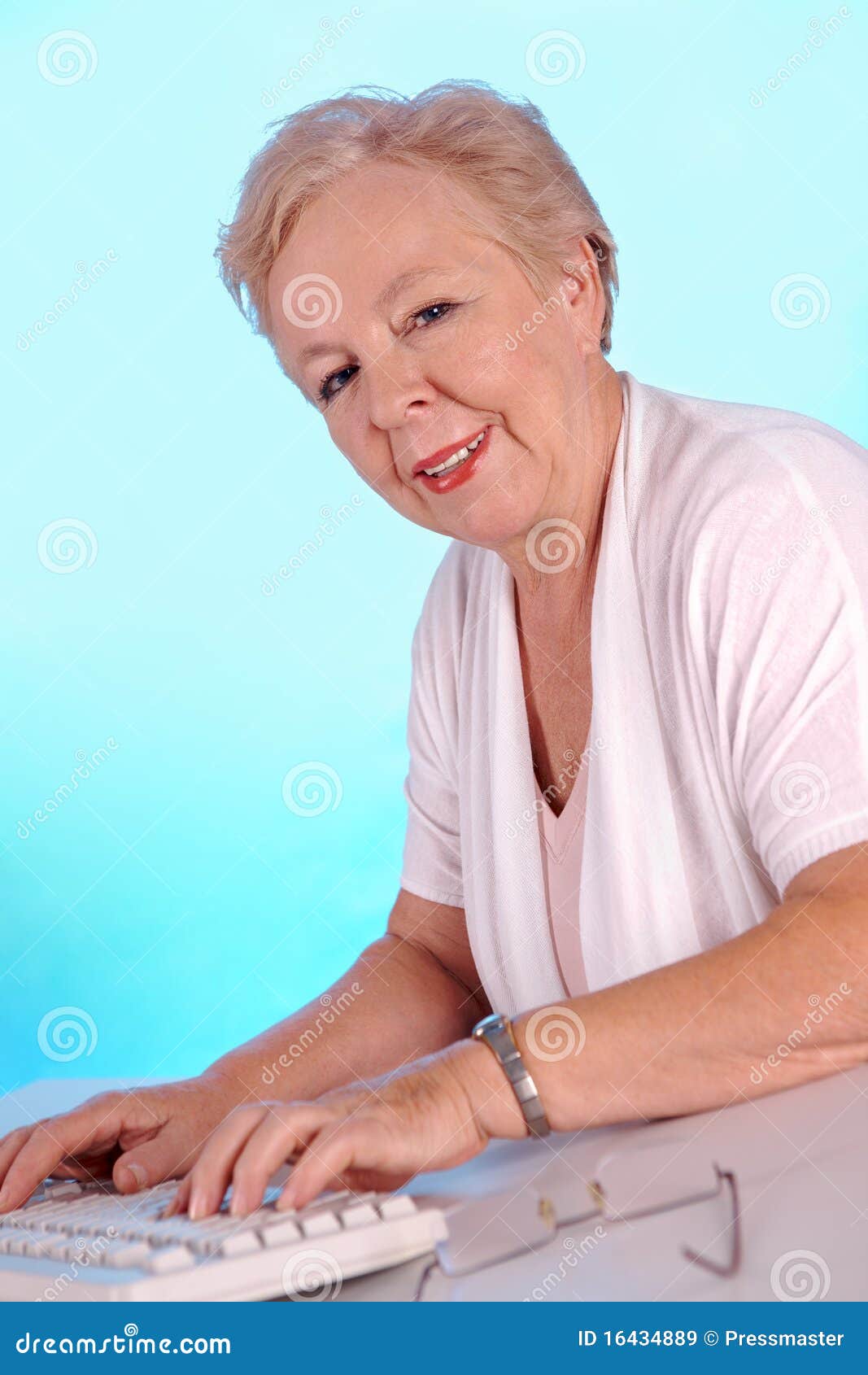 Digitare immagine stock. Immagine di positivo, maturo - 16434889