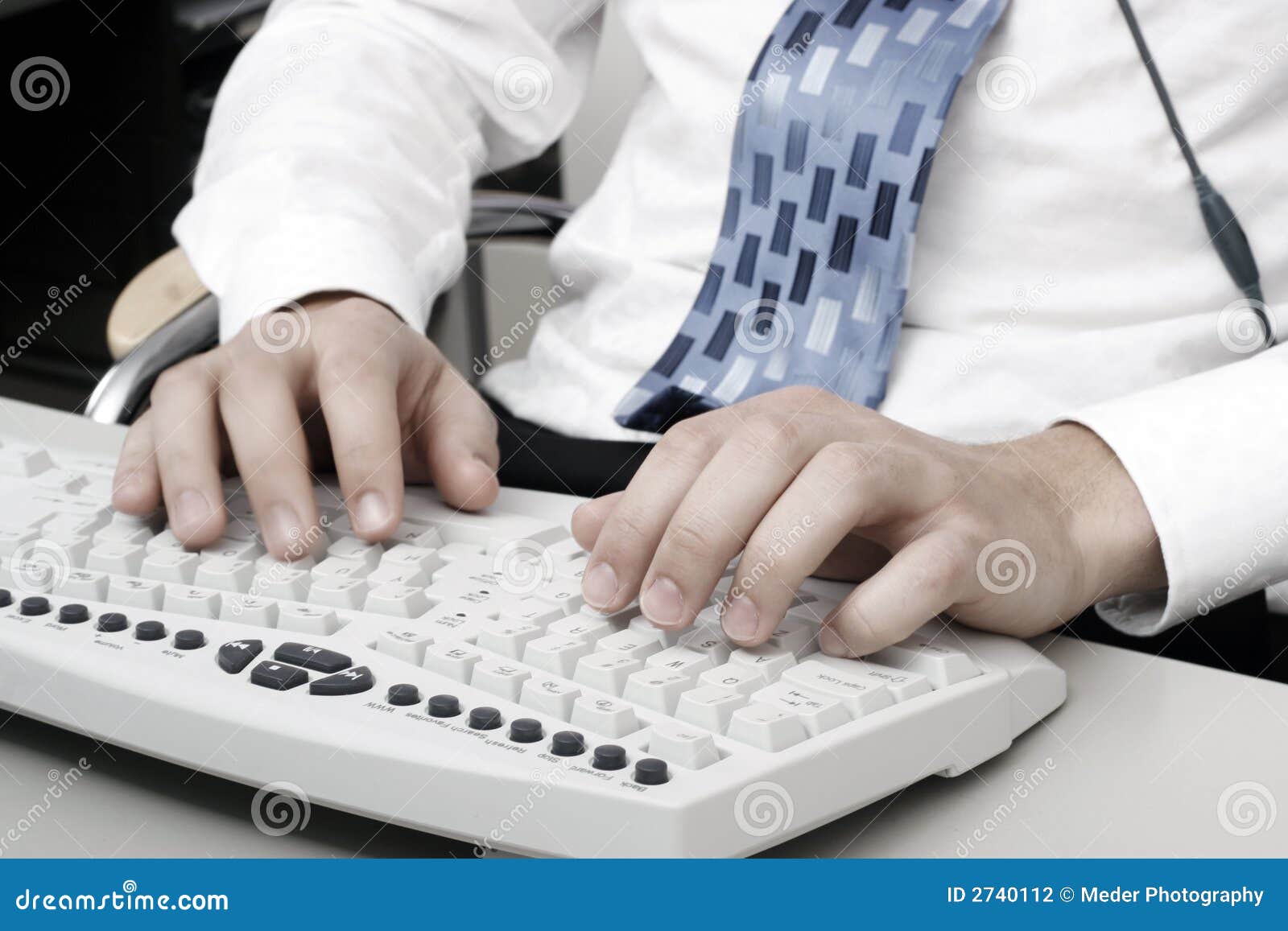 Digitare fotografia stock. Immagine di mano, veloce, maschio - 2740112