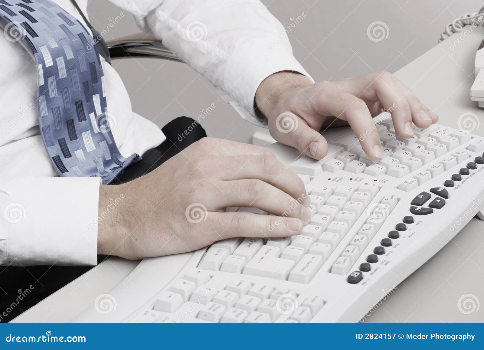 Digitare immagine stock. Immagine di dati, comunichi, finanza - 2824157