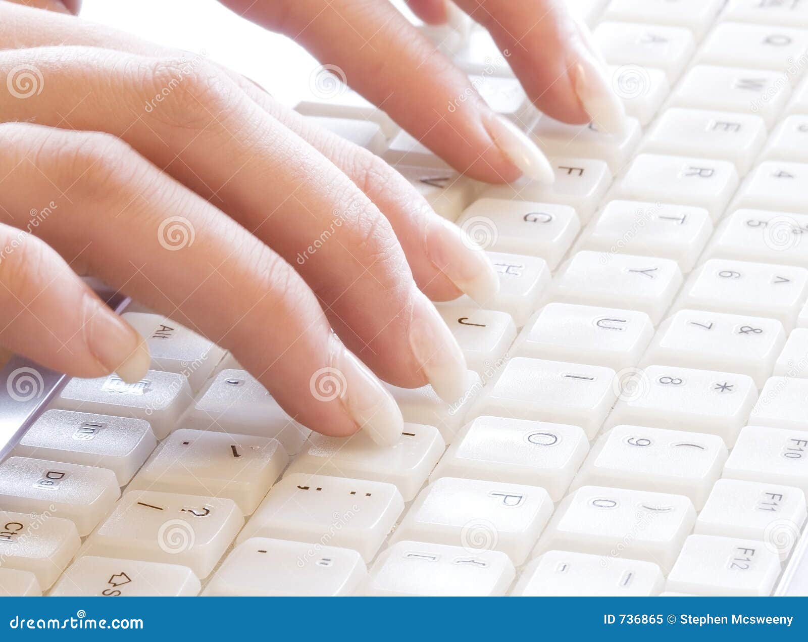 Digitare immagine stock. Immagine di digitare, formazione - 736865