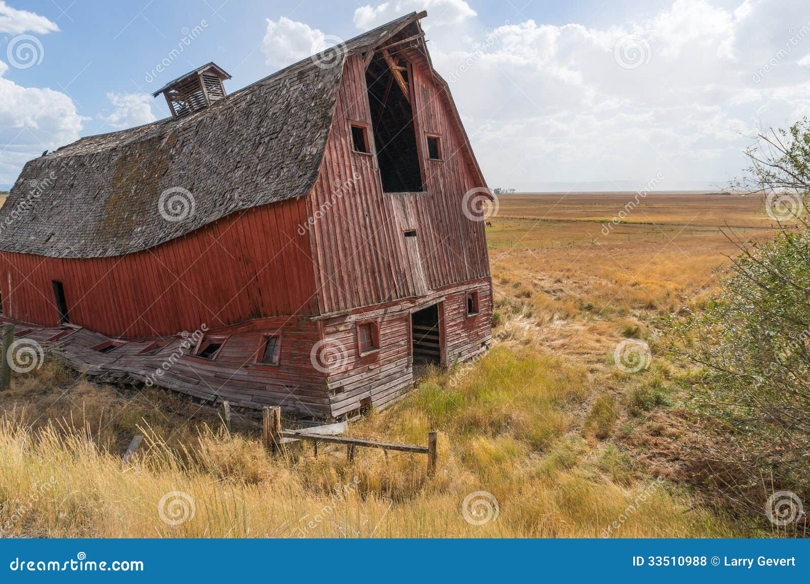 Dilapidated Barn is Ready To Collapse Stock Photo - Image of collapse ...