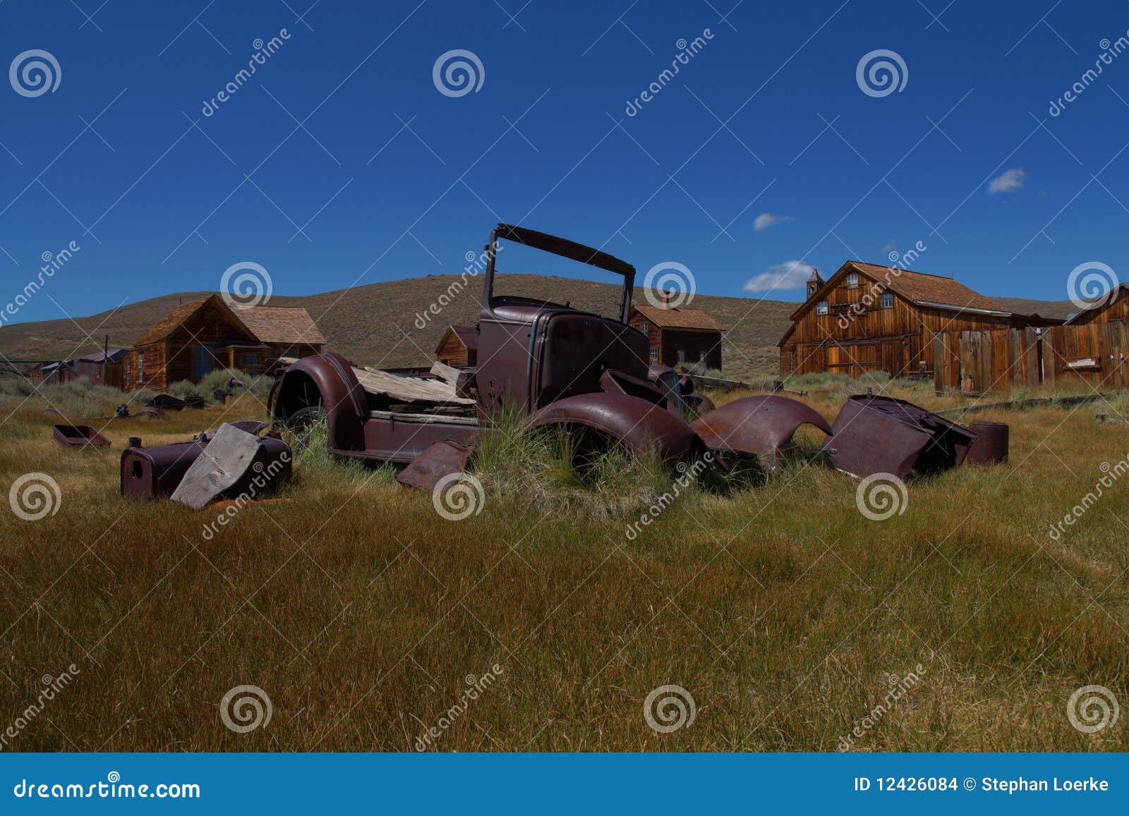 Dilapidated Car stock photo. Image of cars, barracks - 12426084