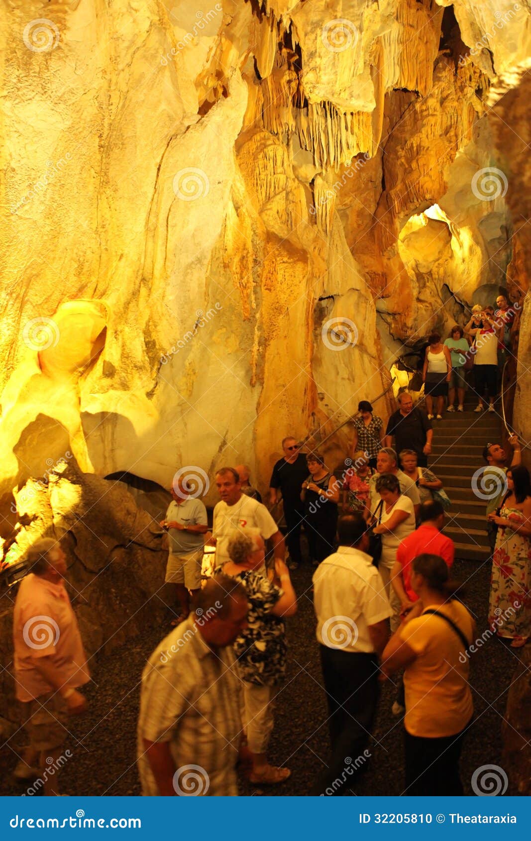 DIM CAVE editorial image. Image of tunnel, alanya, deep - 32205810