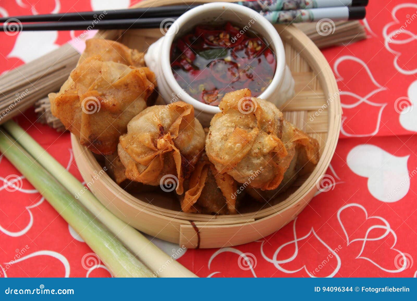 Dim Sum stock foto. Image of saus, chili, varkensvlees - 94096344