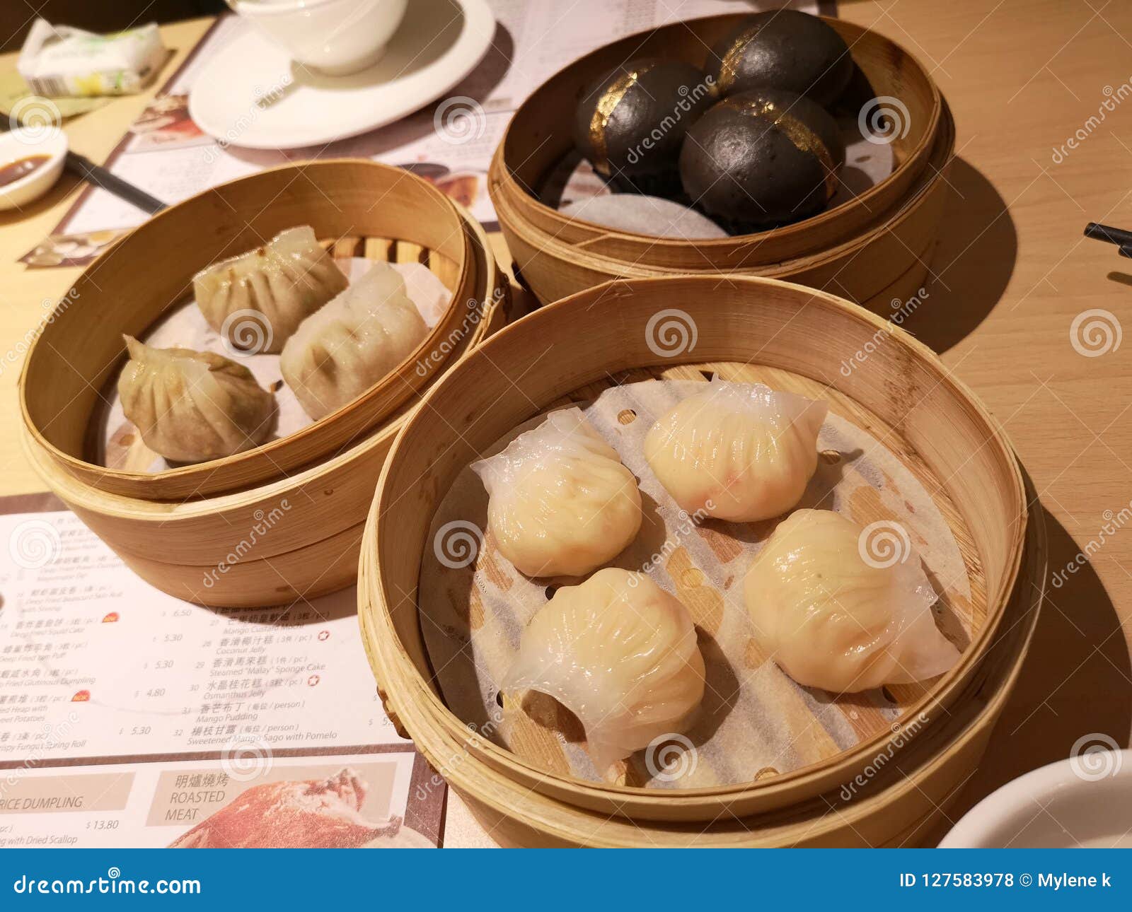 Dim sum editorial stock photo. Image of hargow, food - 127583978