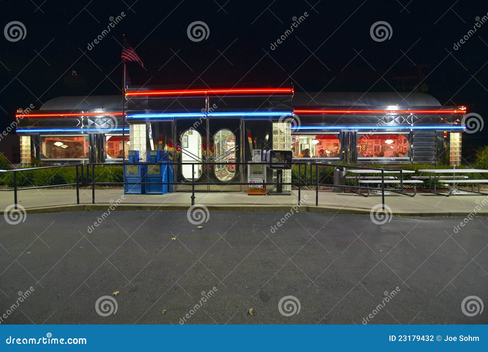 Diner at night editorial photography. Image of architecture - 23179432
