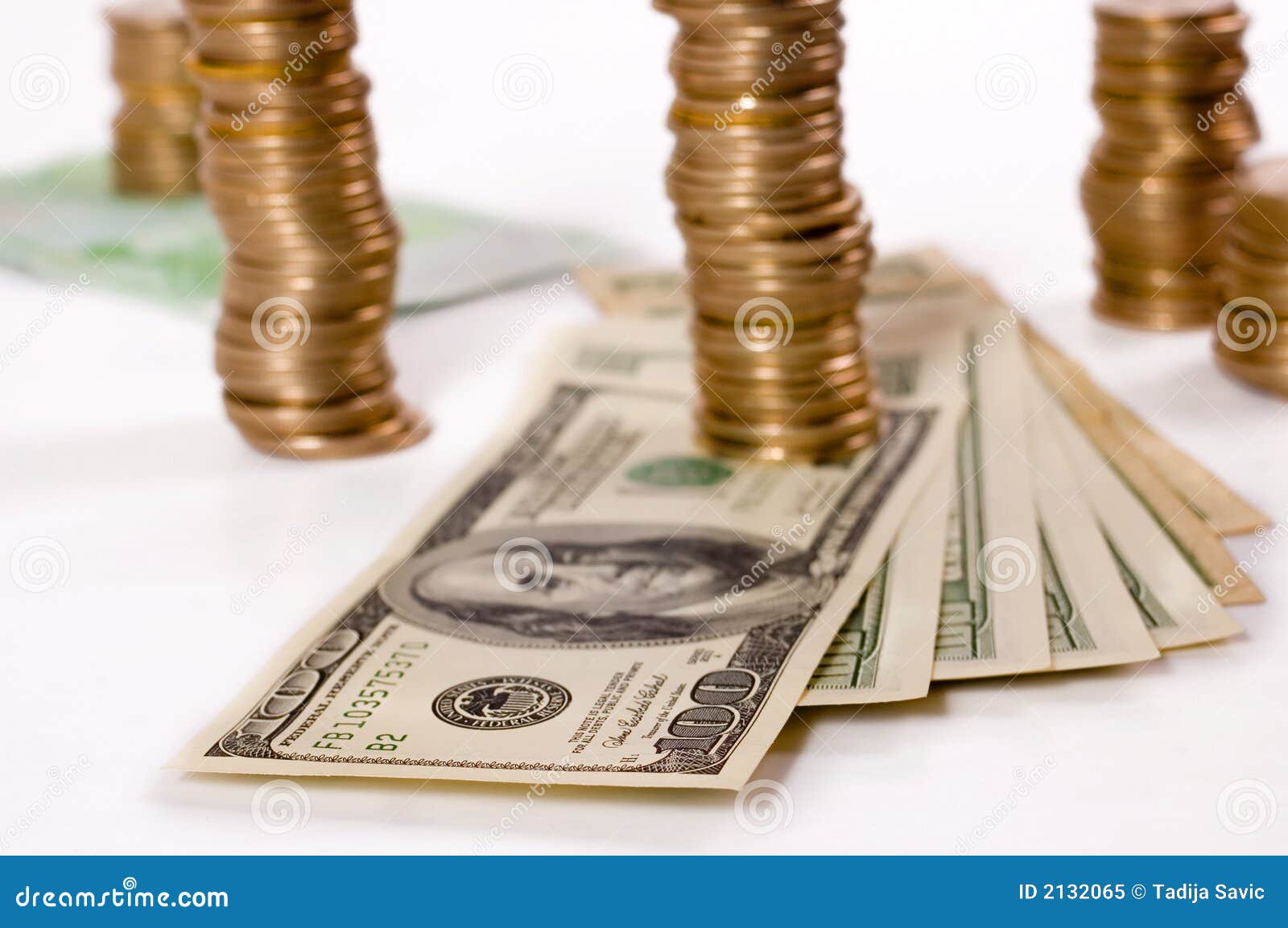 Dinero imagen de archivo. Imagen de dineros, fondos, tesoro - 2132065
