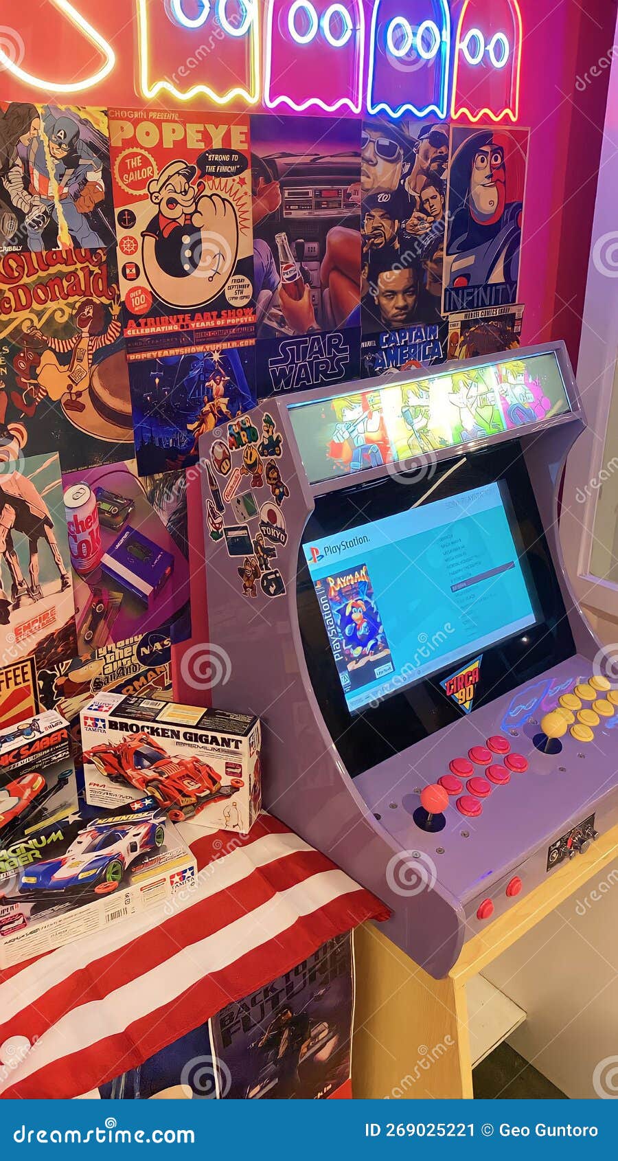 Ding video game editorial photo. Image of game, making - 269025221