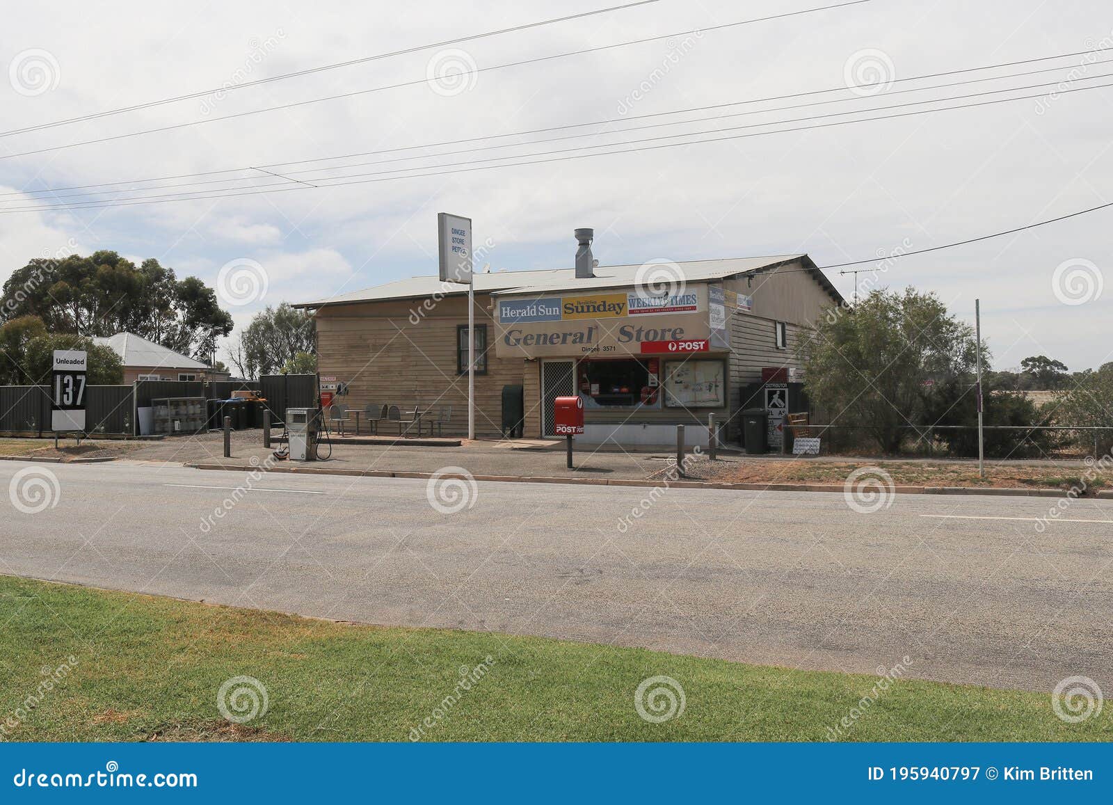 The Dingee General Store in Mack Street, Dingee, Australia Editorial ...