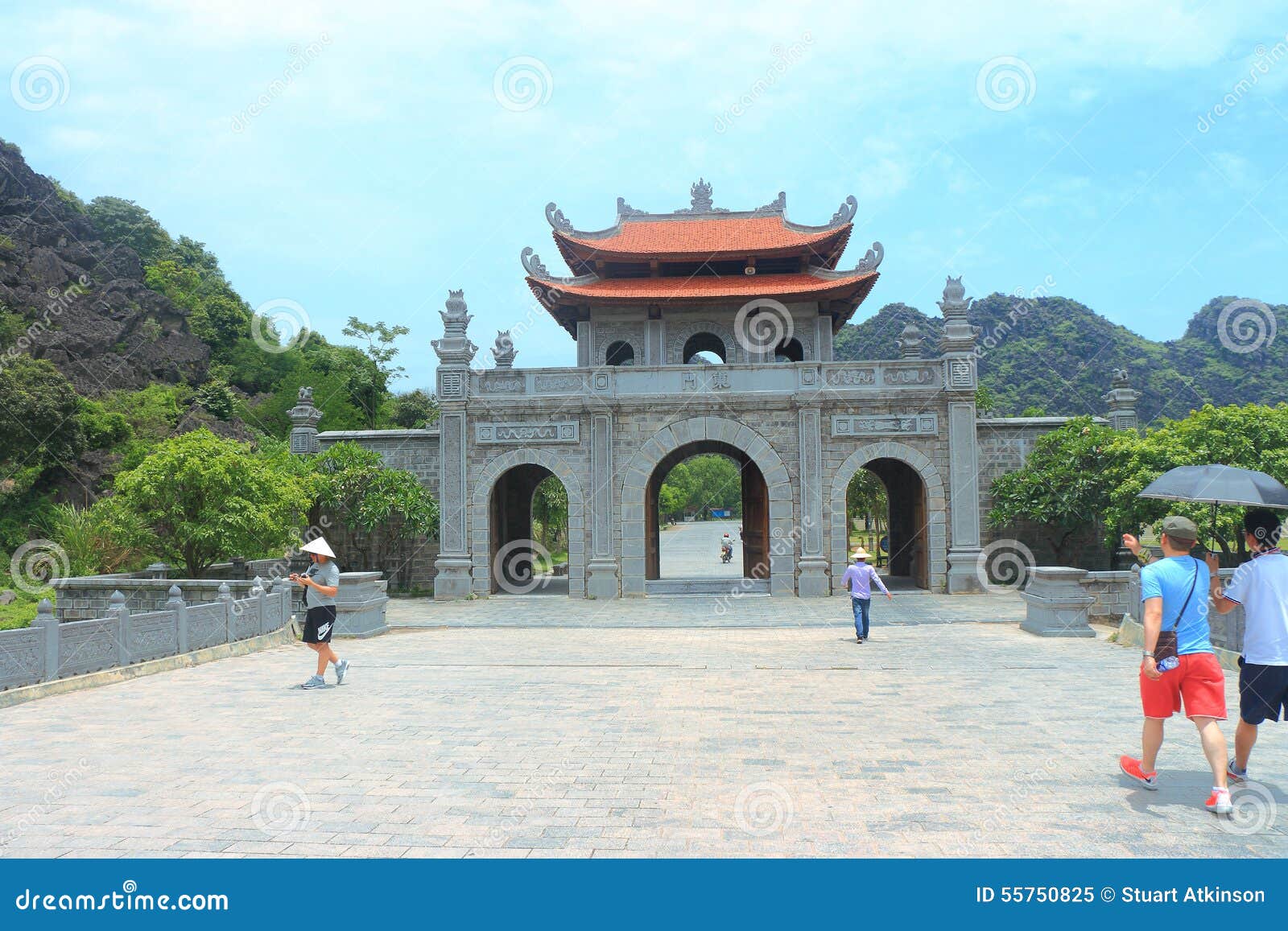Dinh & Le Dynasty Temples Editorial Image - Image of royal, site: 55750825