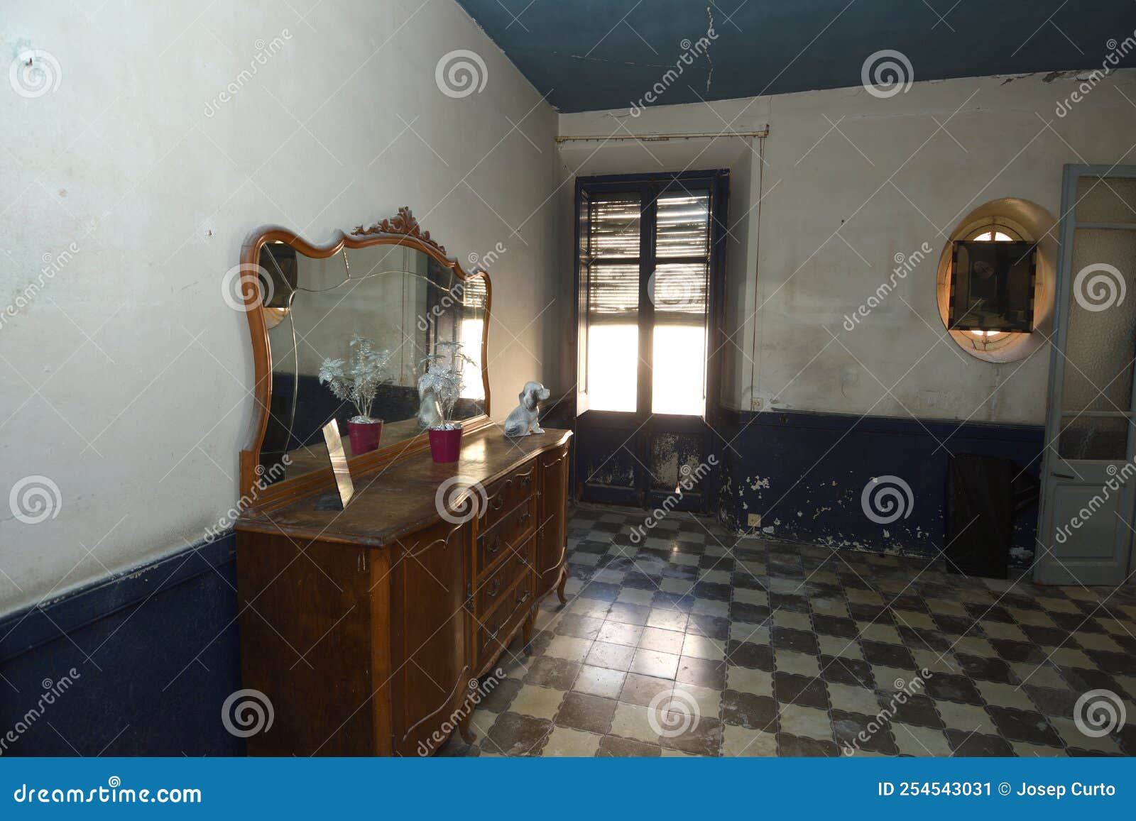 Dining Room of an Abandoned and Old House Editorial Photo - Image of ...