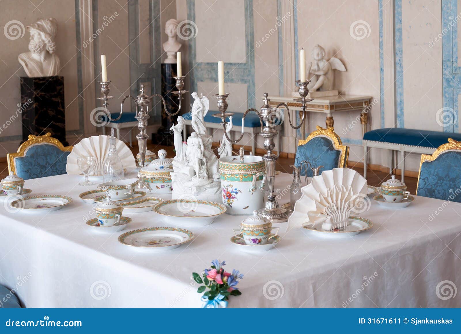 Dining table setting stock image. Image of celebrate - 31671611