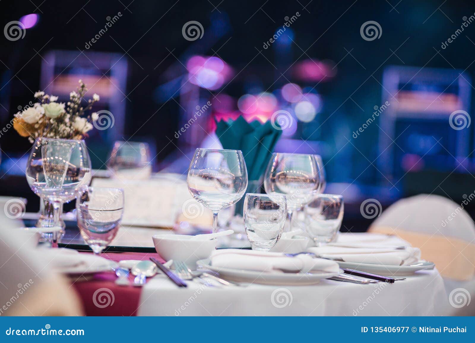 Dinner Tableempty Glasses Set In Restaurant Stock Image Image Of Restaurant Dinner 135406977