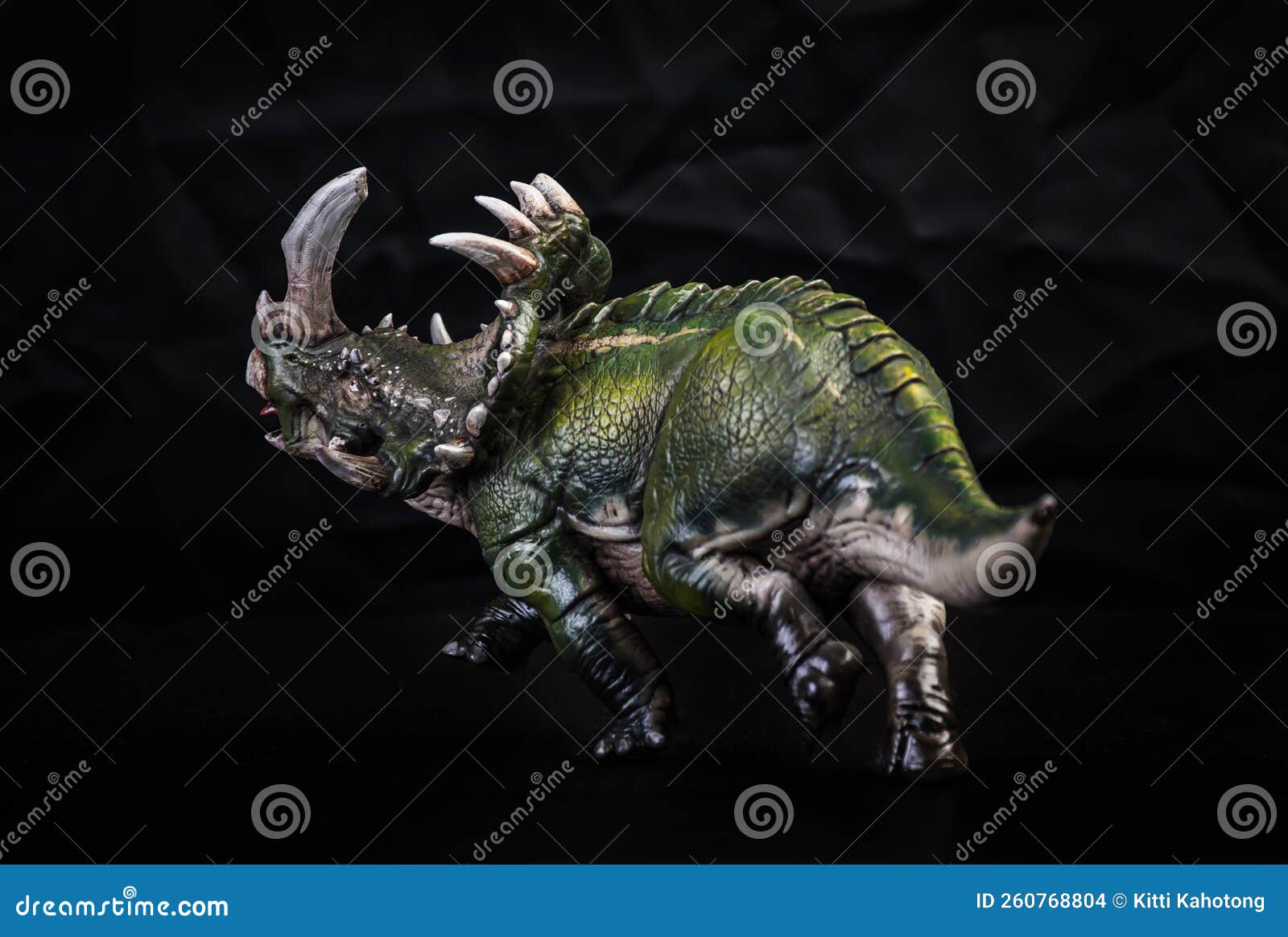 Dinosaur , Sinoceratops in the Dark Stock Photo - Image of vertebrae ...