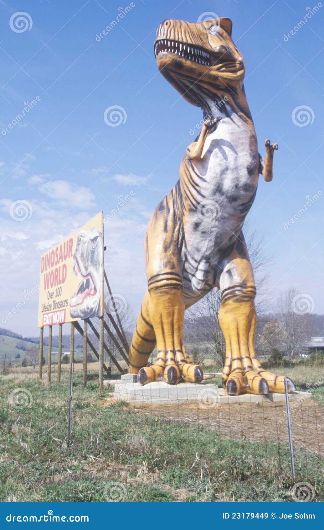 Dinosaur World editorial stock image. Image of roadside - 23179449