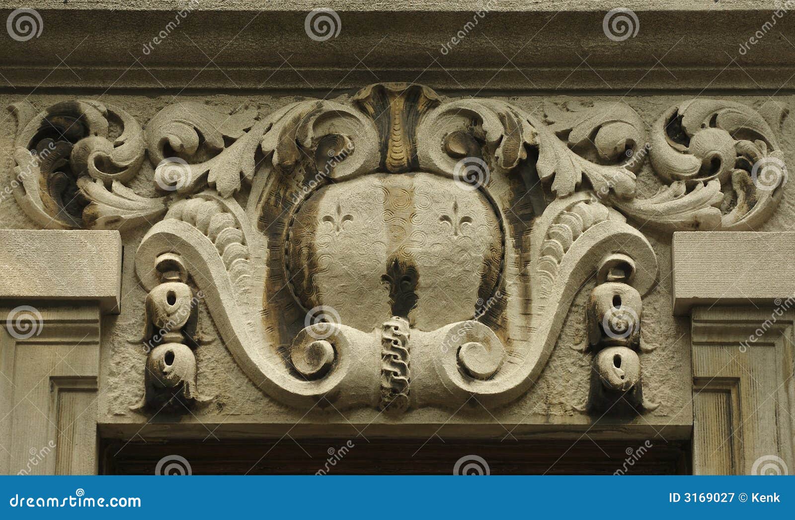 Dintel de la flor de lis imagen de archivo. Imagen de york - 3169027