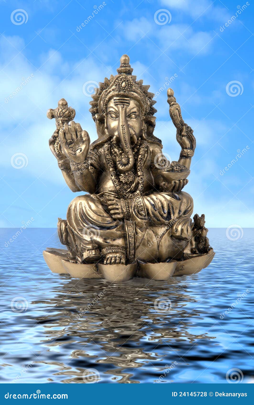Dios Ganesha en el agua foto de archivo. Imagen de éxito - 24145728