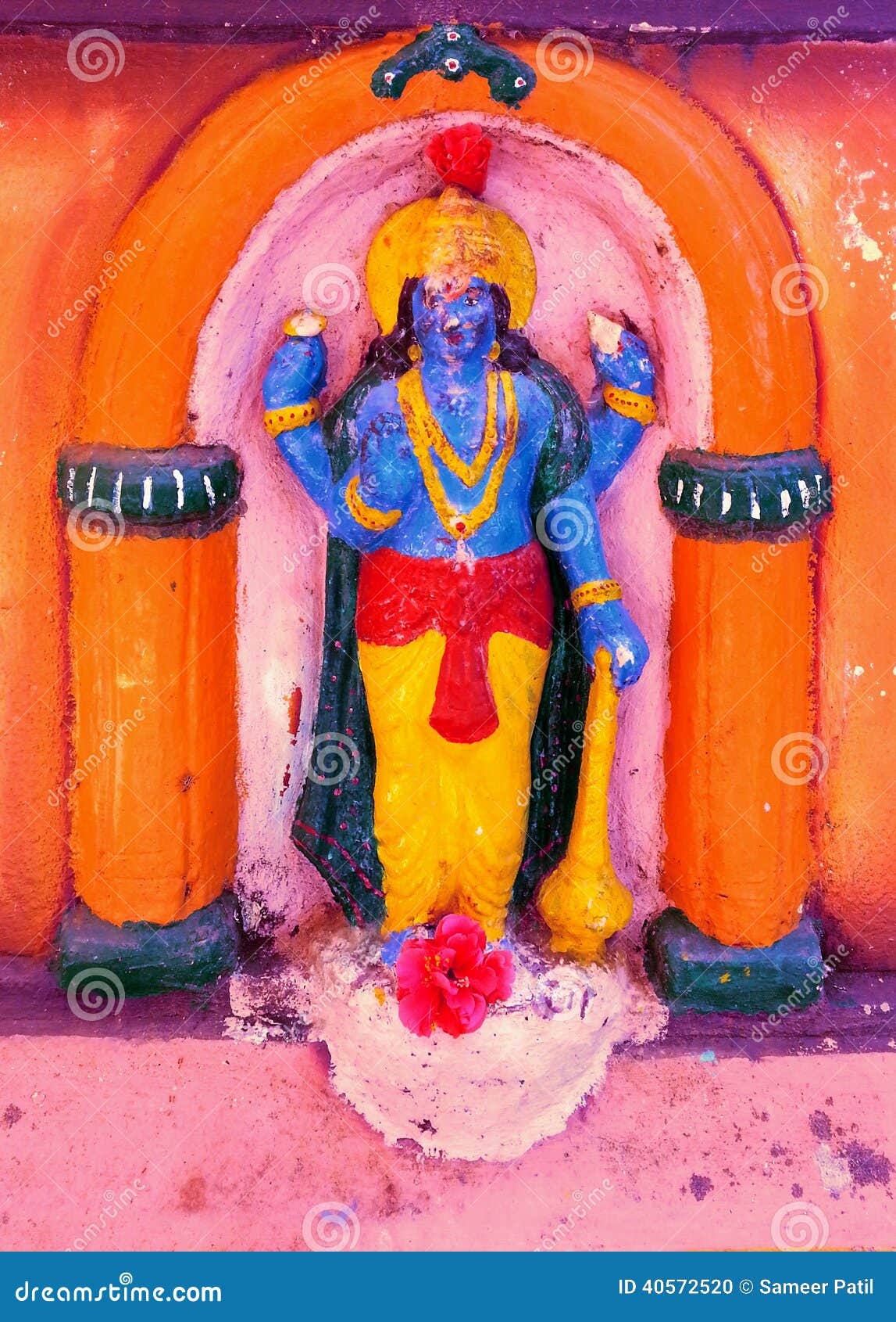 Dios Vishnu foto de archivo. Imagen de vibrante, escultura - 40572520